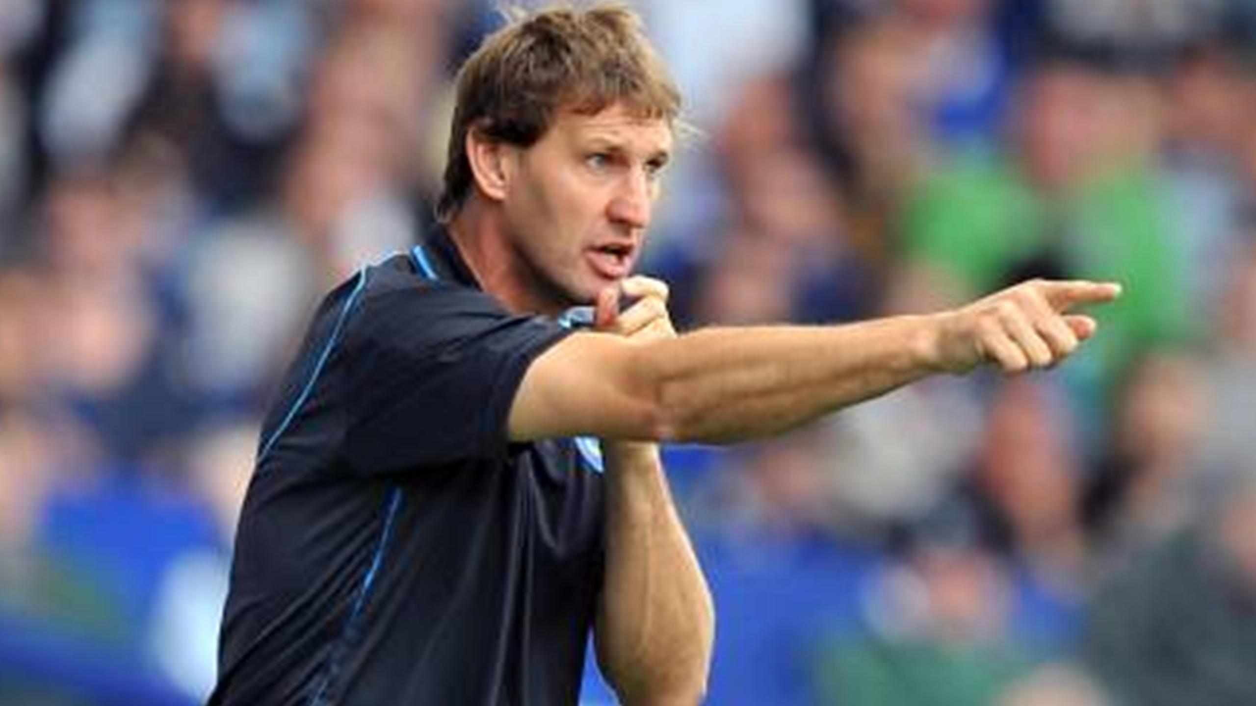 Adams gets Portsmouth job - Eurosport