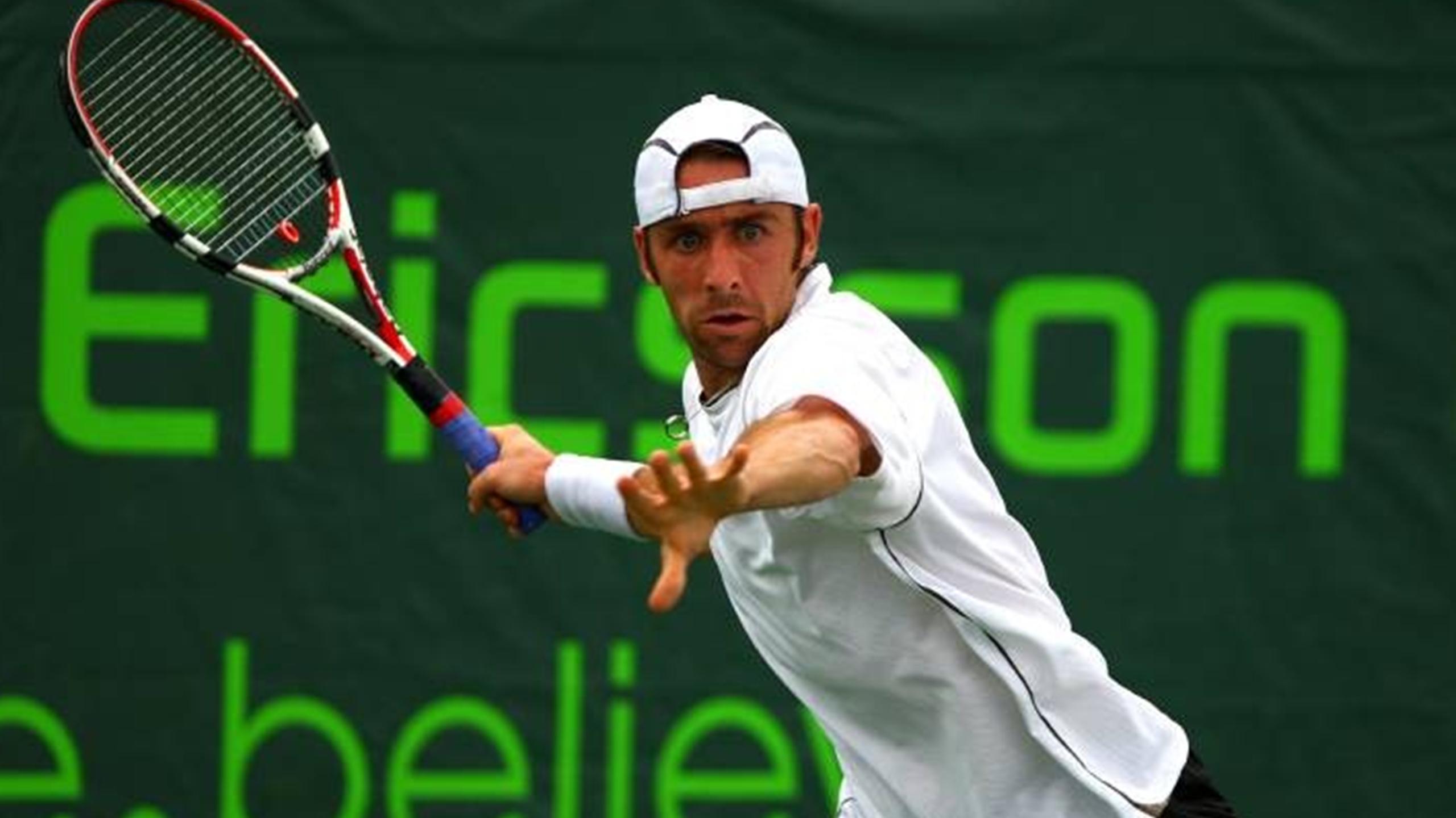 Becker bezwingt Robredo - Eurosport