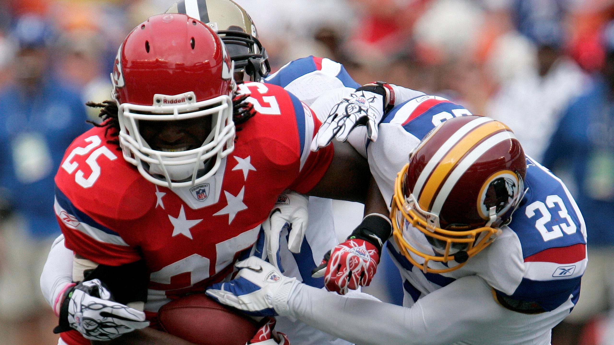 Injured Charles day-to-day - Eurosport