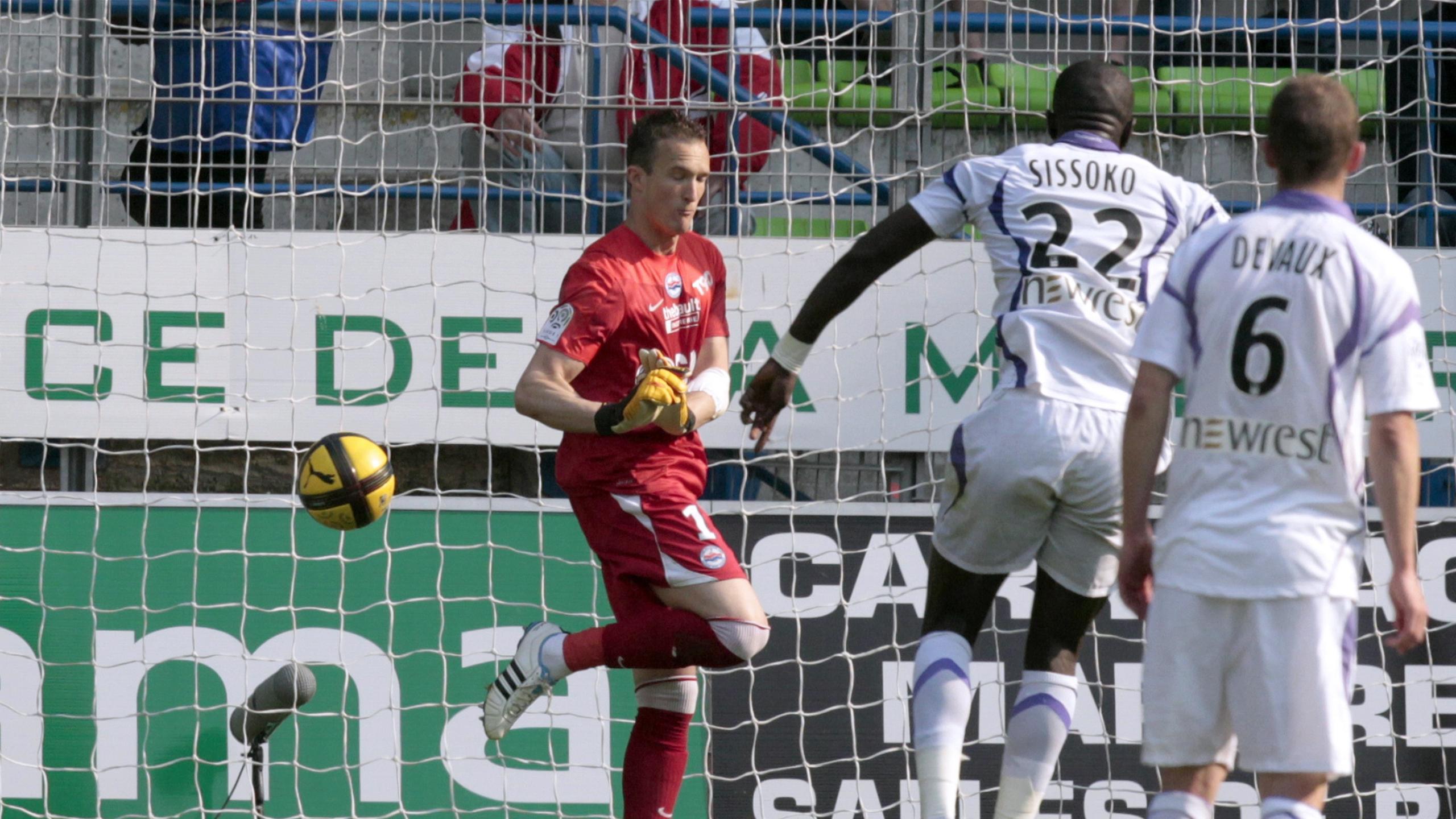 L'arbitre avait-il sifflé? - Eurosport