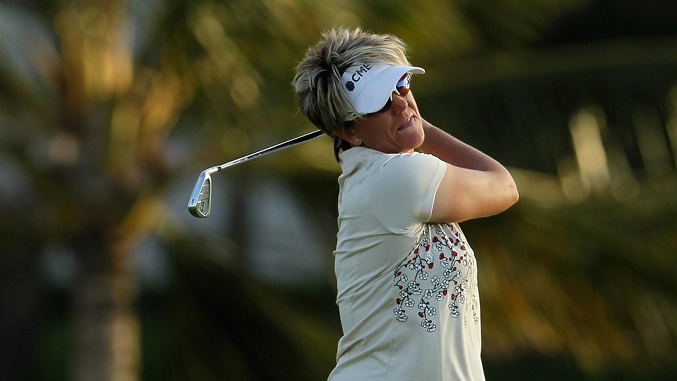 Bader takes lead in Hawaii - Eurosport