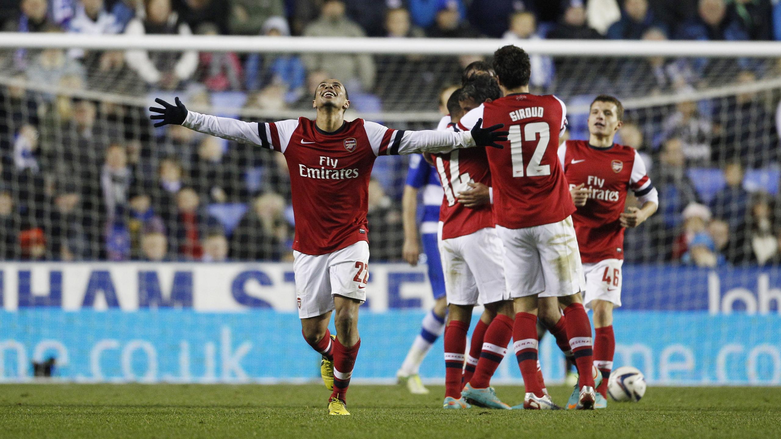 Arsenal s'impose 7-5 à Reading après avoir été mené 4-0 - Eurosport