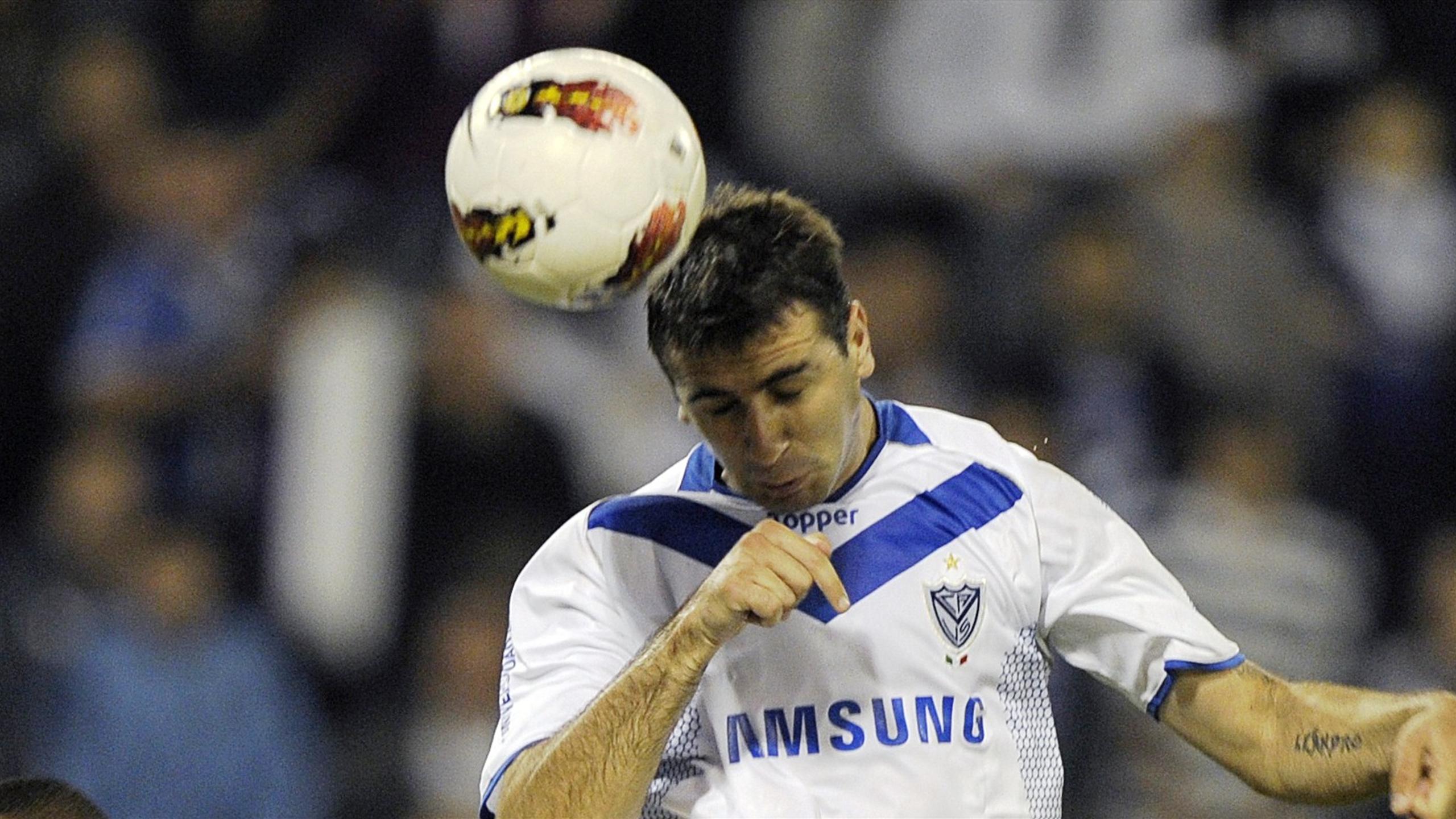 Velez open two-point lead in Argentina - Eurosport