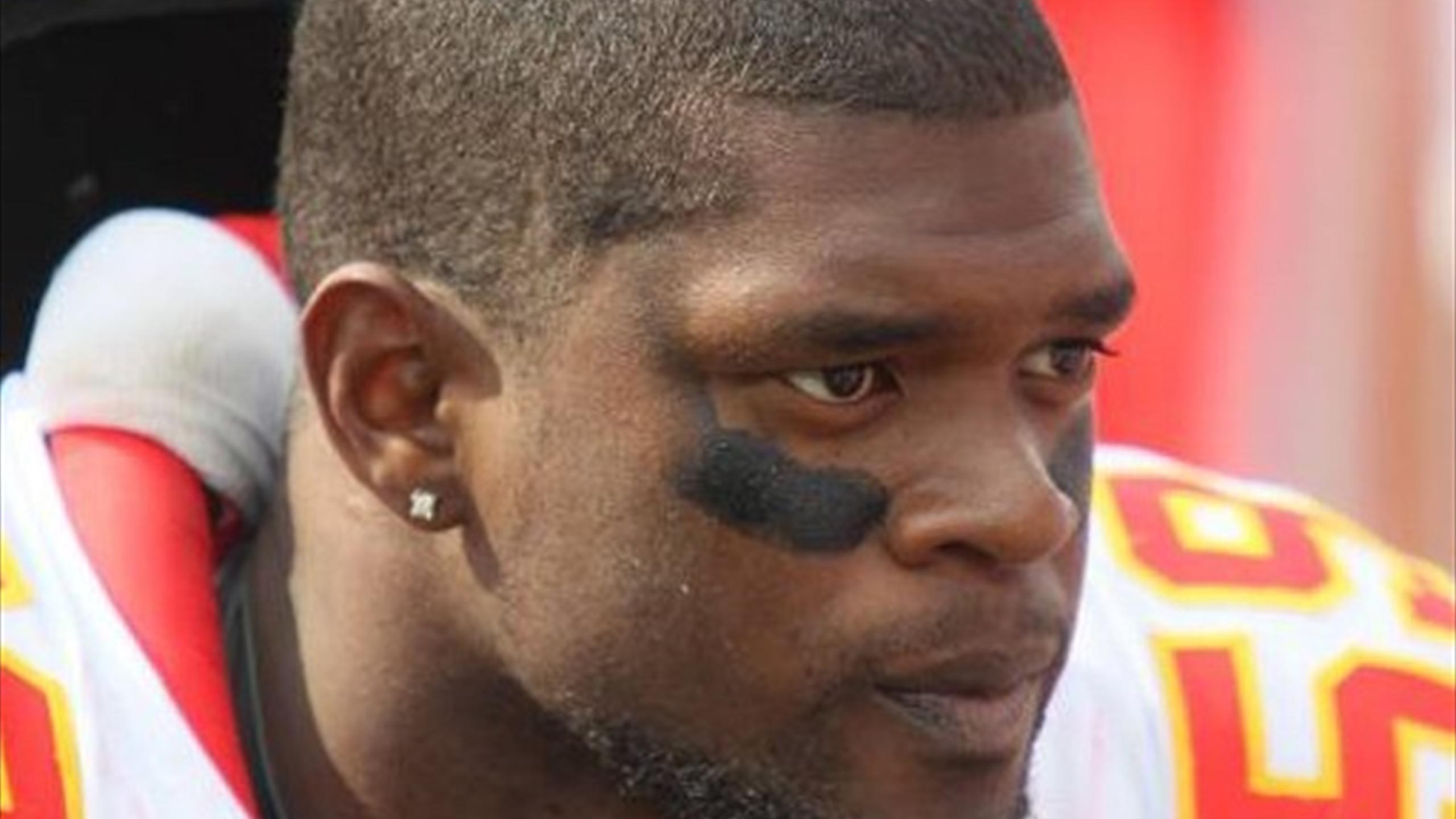 Salen a la luz nuevos detalles del asesinato-suicidio de Jovan Belcher ...