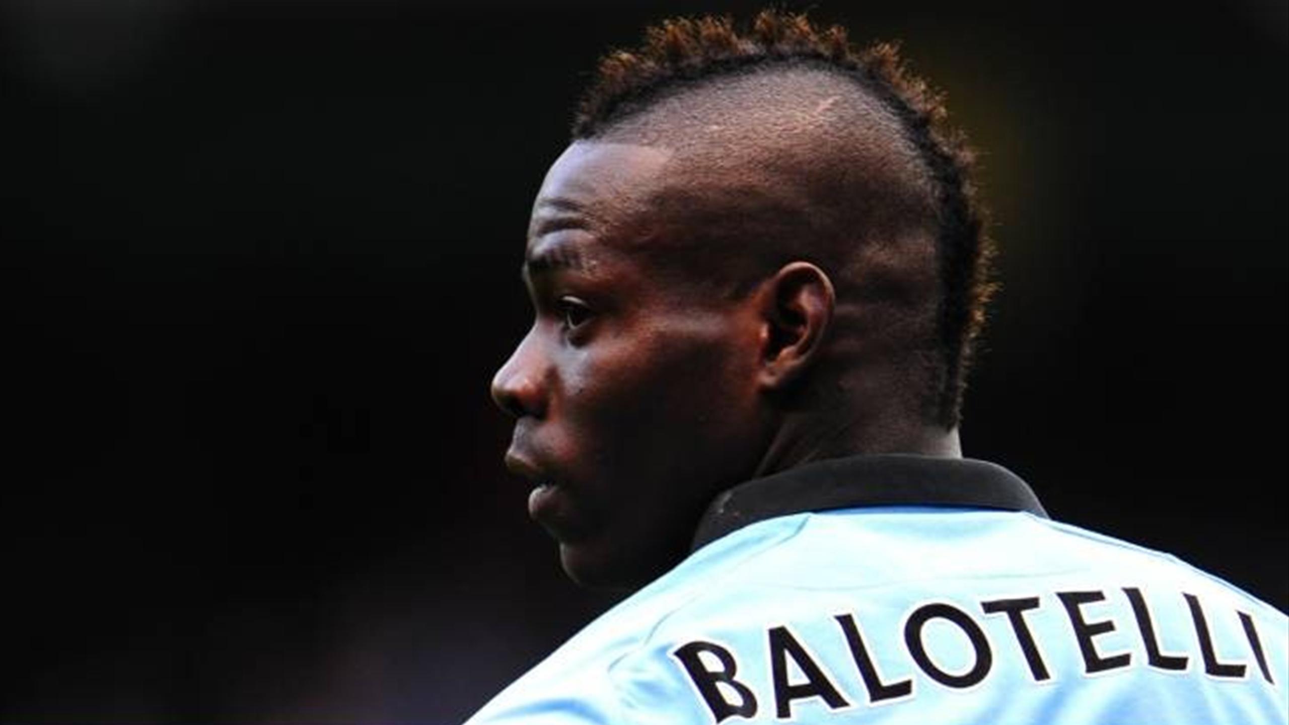 Mario Balotelli : La pomme reste sur sa souche - Eurosport