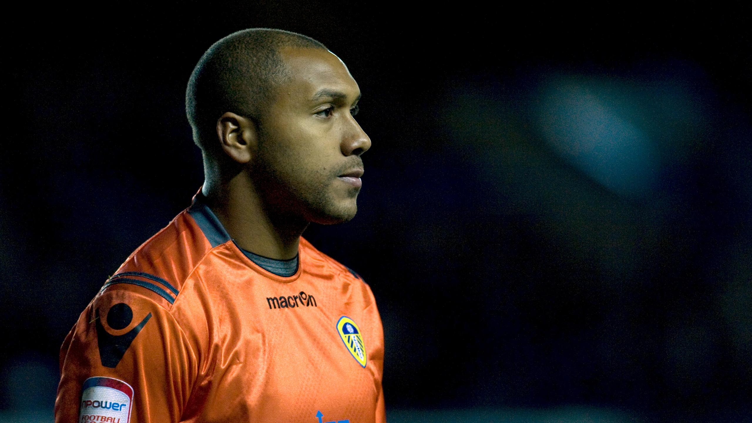Keeper Brown leaves Dons - Eurosport