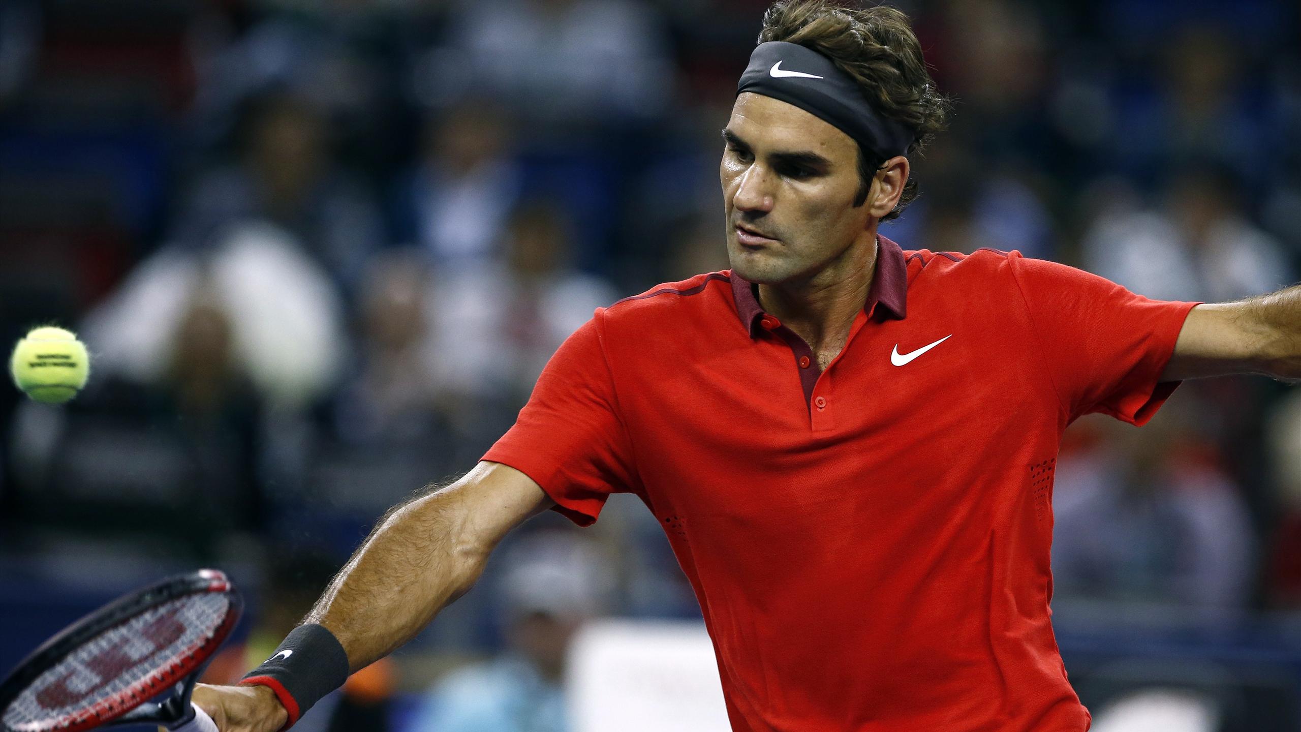 Federer eases into last eight in Shanghai - Eurosport