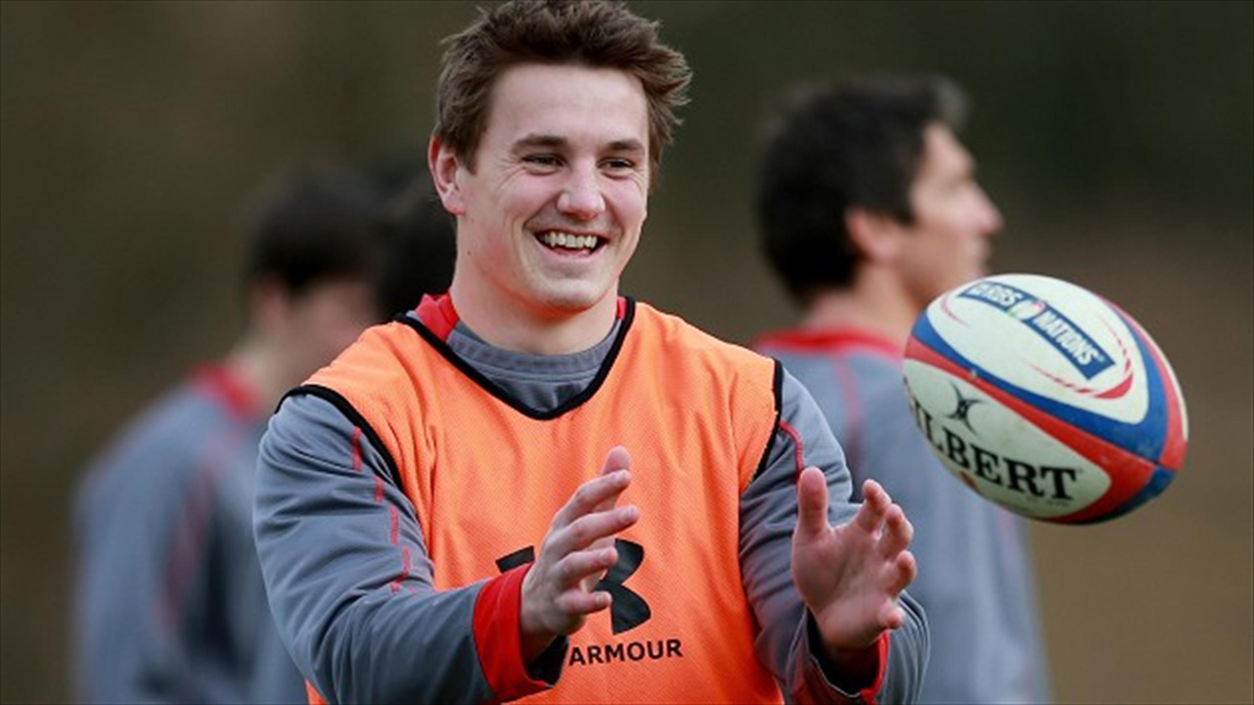 Davies back for Wales - Eurosport