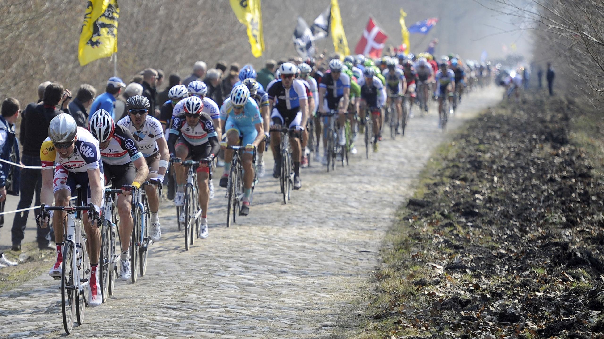 Paris-Roubaix : la trouée d'Arenberg perd 100 mètres - Eurosport