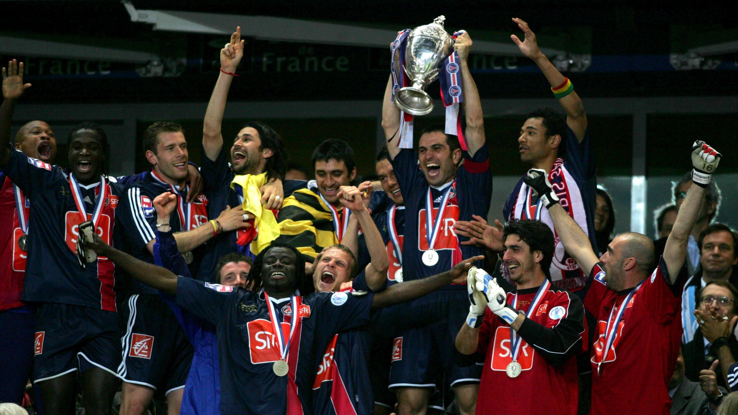 De 1982 à 2015 : les 9 sacres du PSG en images - Eurosport