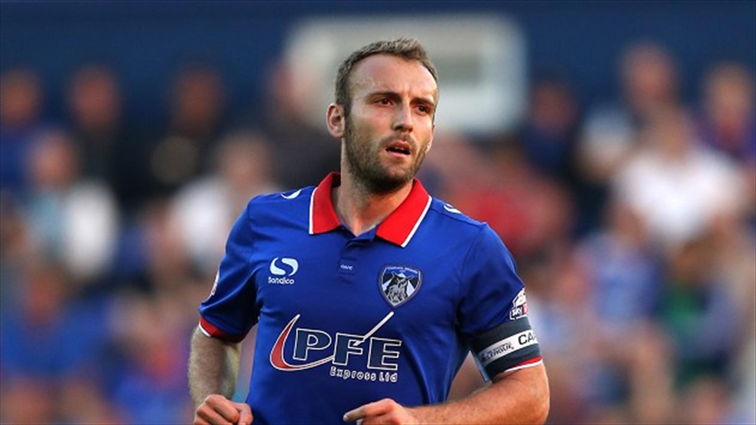 Knee op woe for Oldham's Liam Kelly - Eurosport