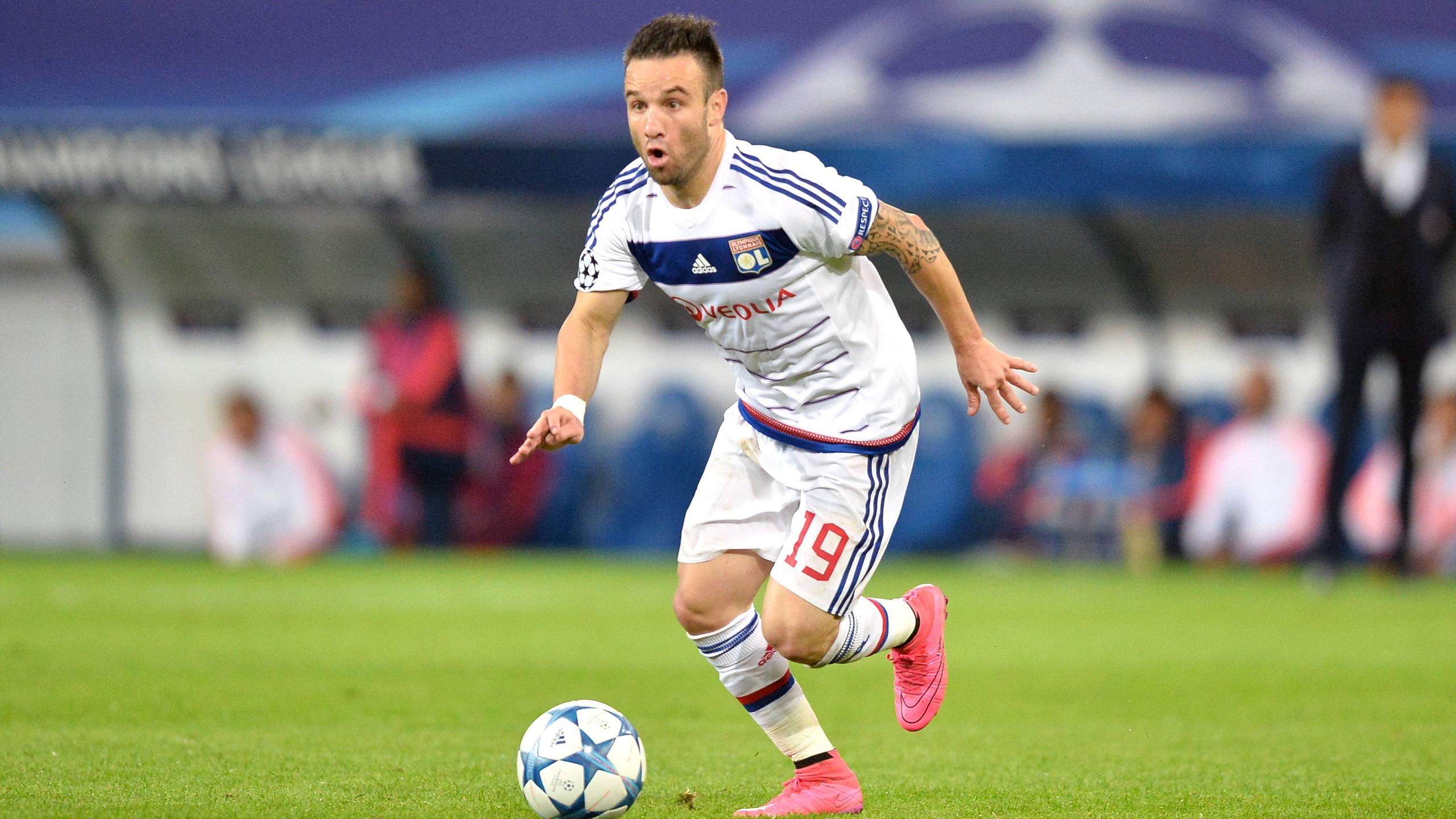 Mathieu Valbuena von Olympique Lyon wurde während eines Ligue 1 Spiels ...