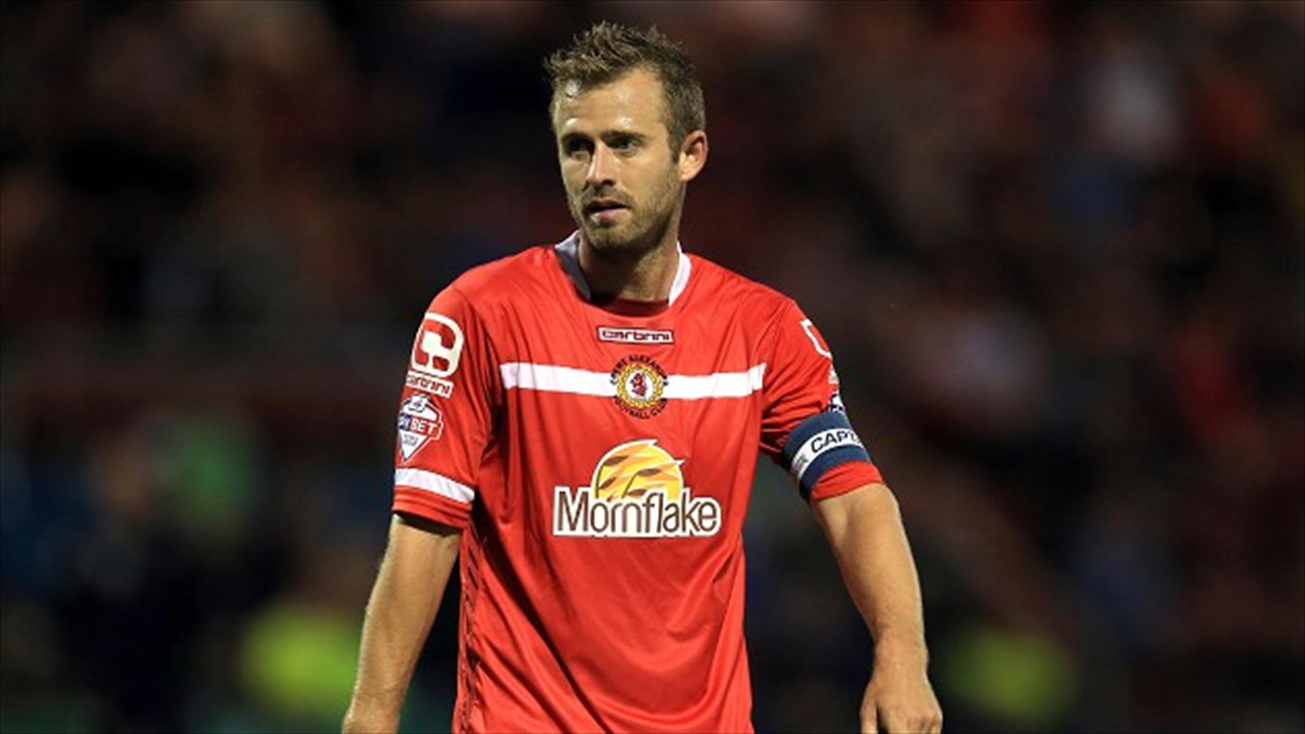 Crewe midfielder David Fox set for spell on sidelines - Eurosport