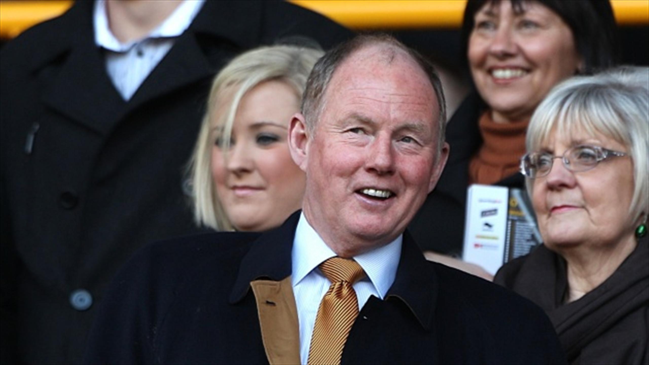 Wolves owner prepared to reduce asking price for club - Eurosport