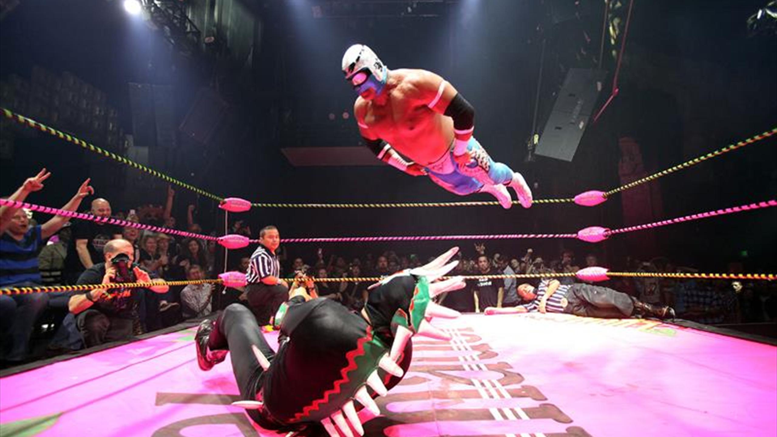 VaVoom convierte el cuadrilátero de lucha libre mexicana en un cabaré ...