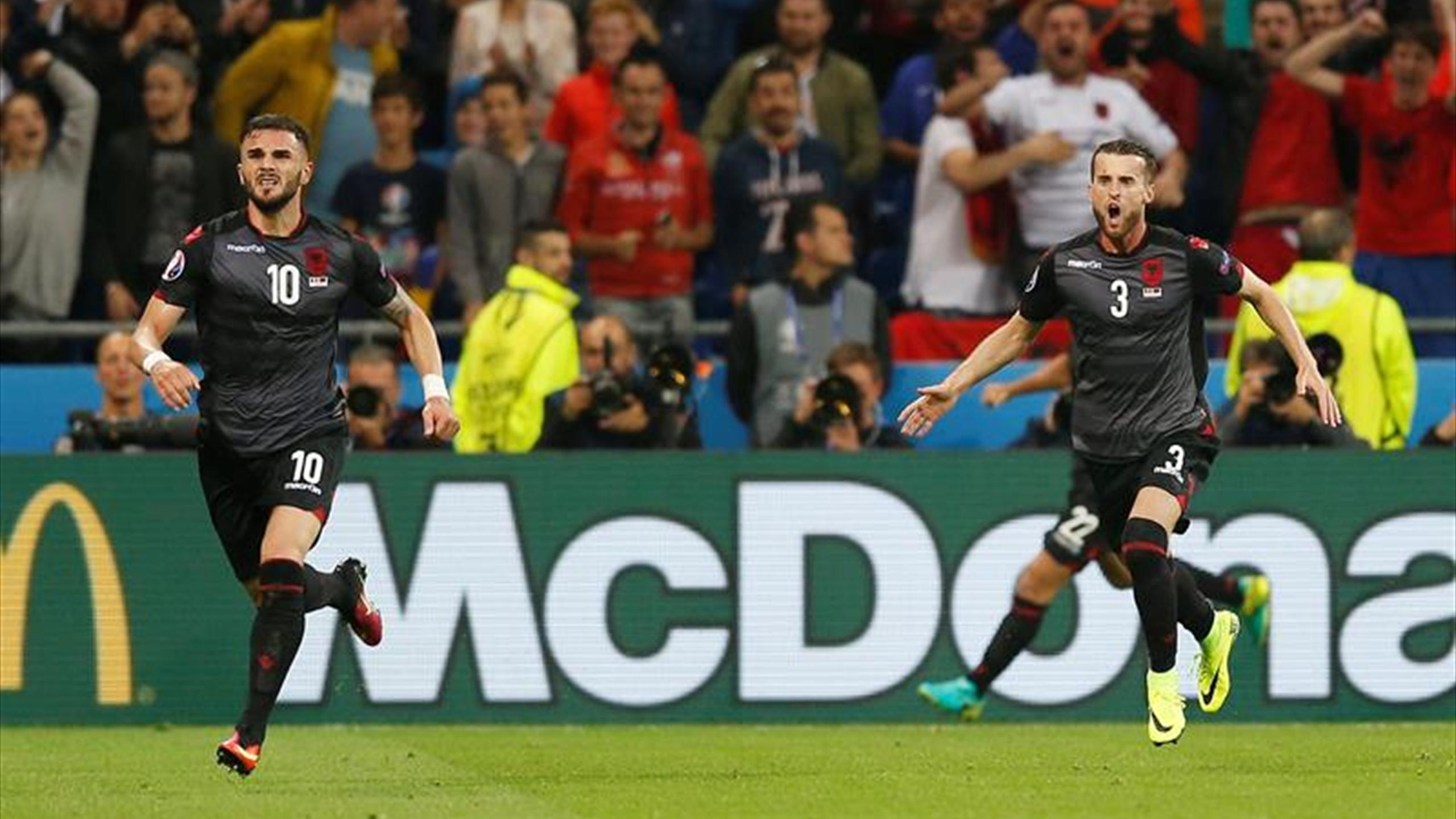 Armando Sadiku hace historia con Albania - Eurosport