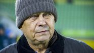 L entra neur Roumain Mircea Lucescu En Discussion Avec Santos Eurosport L entra neur Roumain Mircea Lucescu En Discussion Avec Santos Eurosport