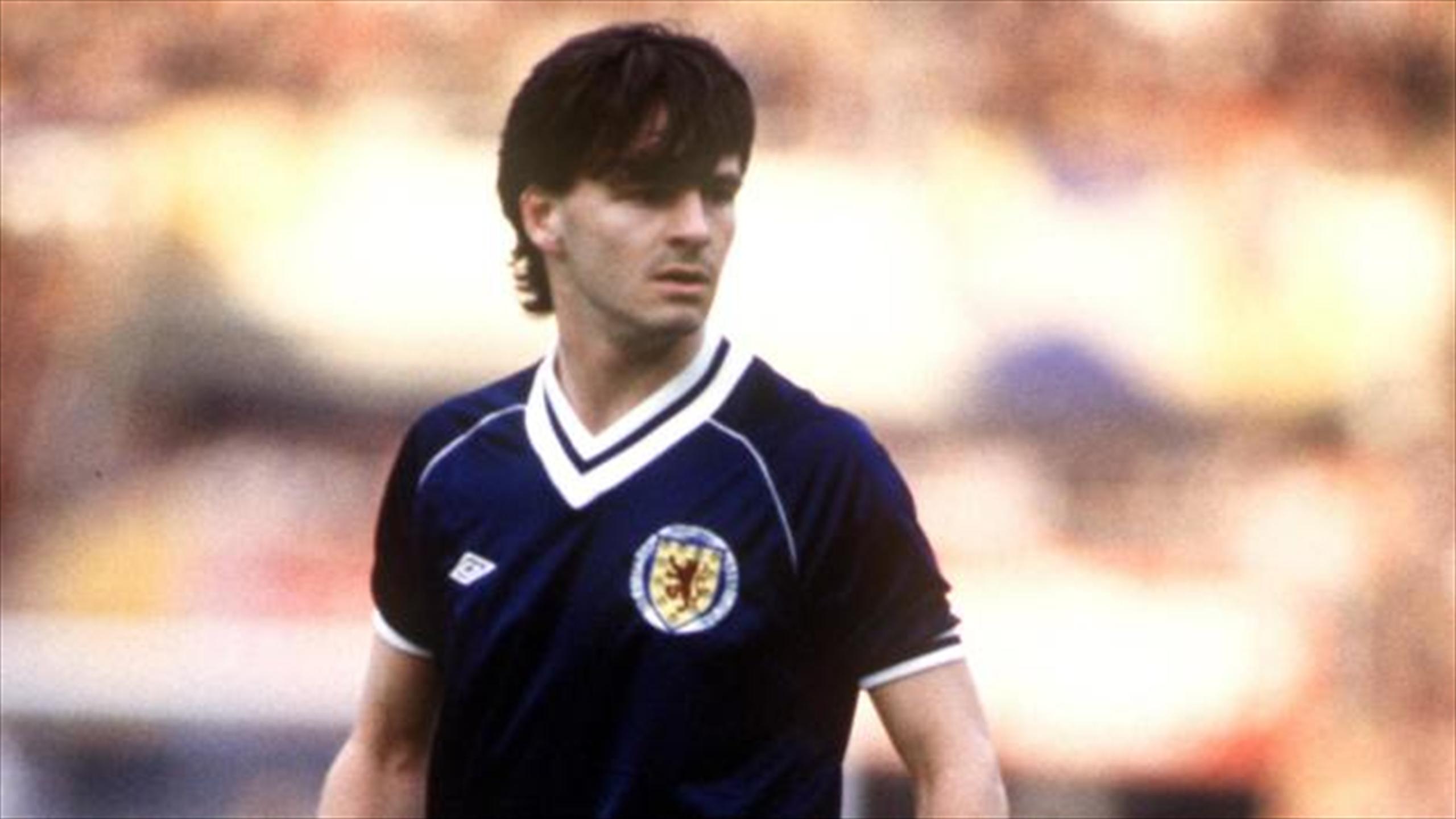 Charlie Nicholas: Scotland need to replace Gordon Strachan - Eurosport