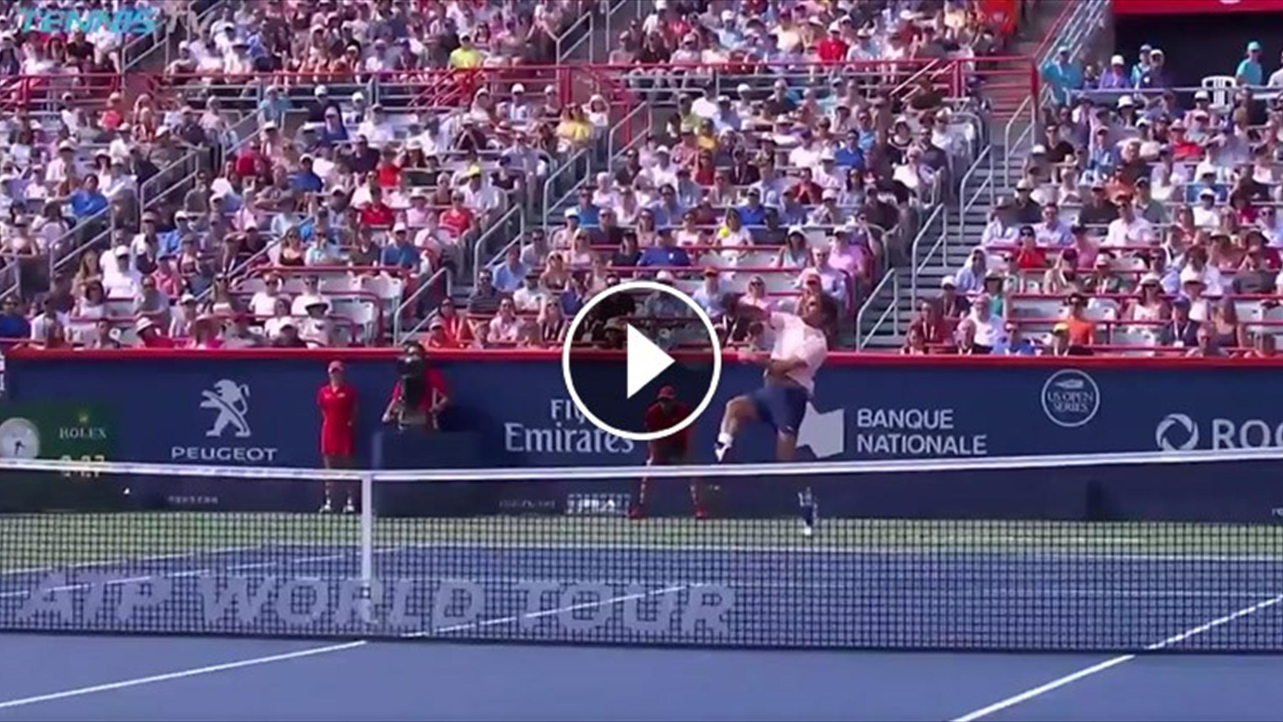 VIDEO - Splendido Backhand Smash di Federer: ammutolito Bautista ...