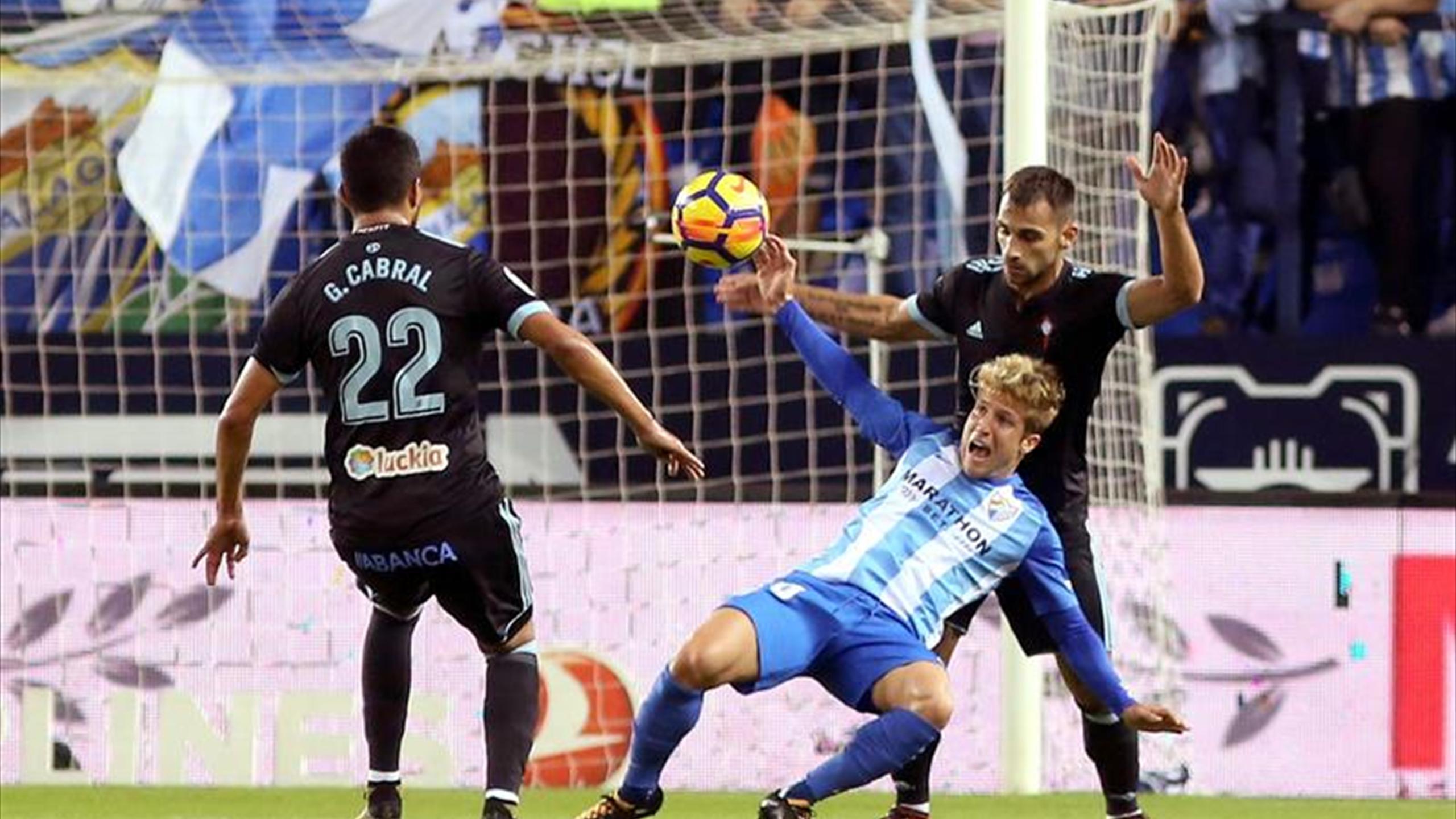 2-1. Adrián y Recio dan al Málaga su primera victoria y oxígeno a ...