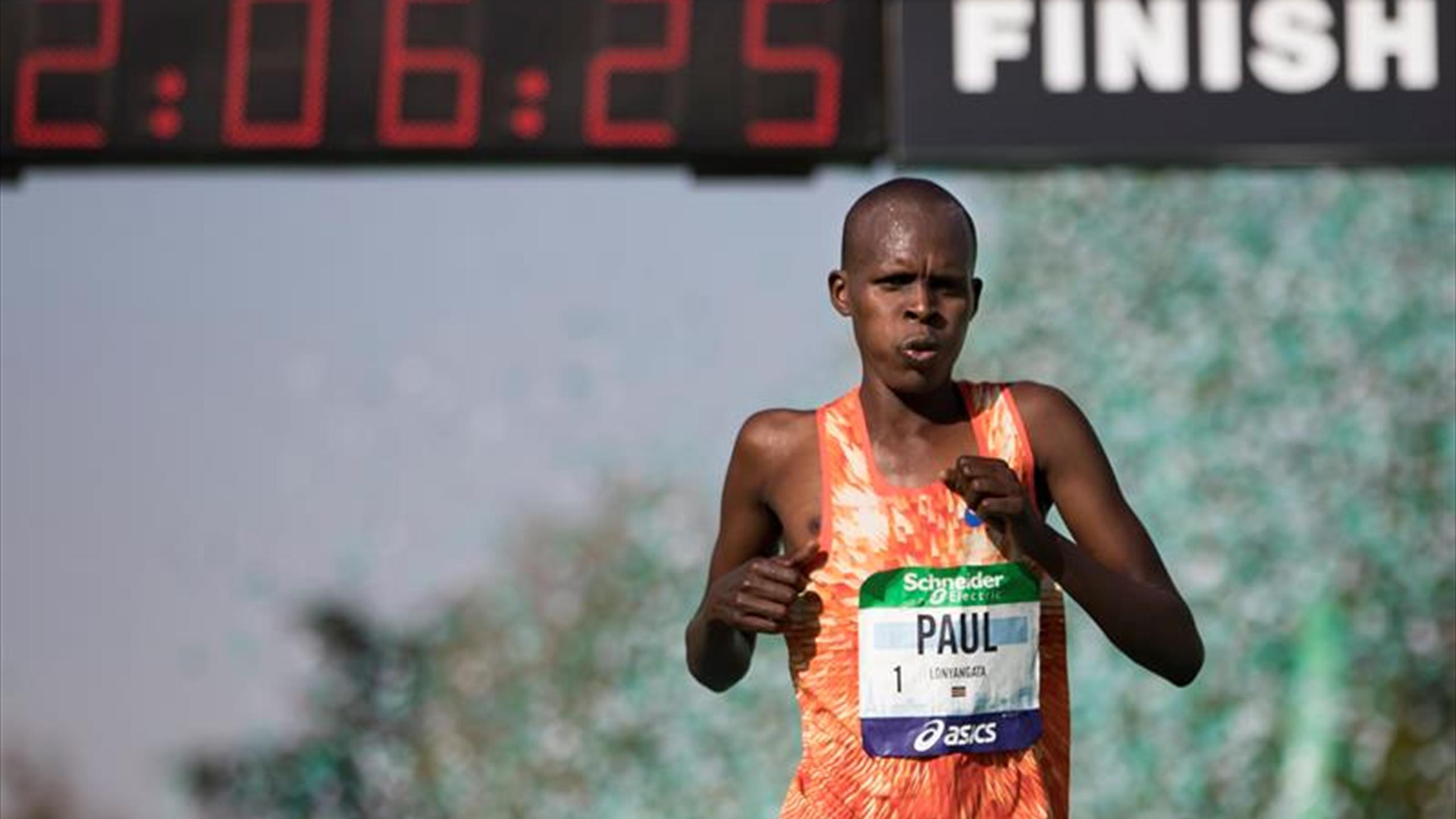 Los kenianos Paul Lonyangata y Betsy Saina ganan el maratón de París ...