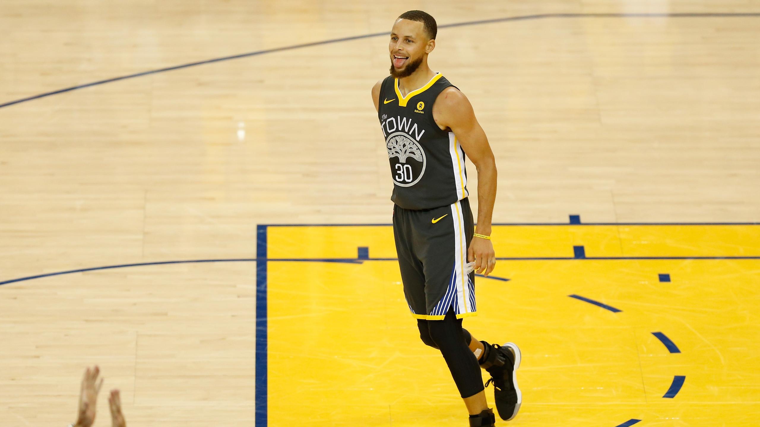 Curry fa impazzire i Warriors e li manda 2-0: 33 punti, record di ...