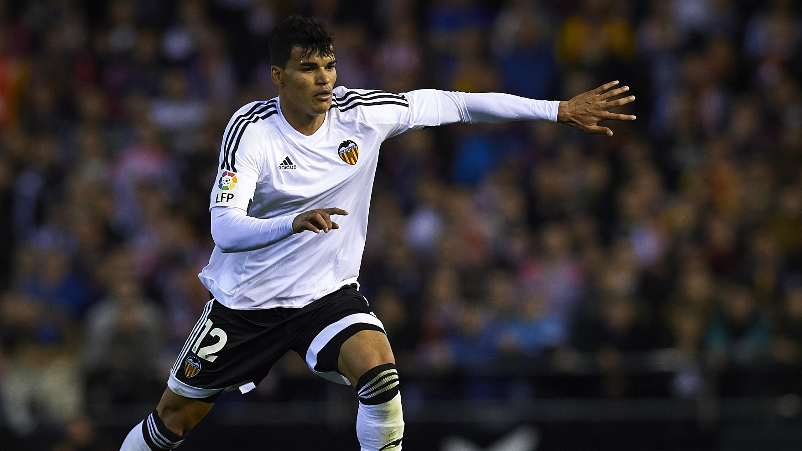 Transferts - Ligue 1 : Nice tient sa première recrue avec Danilo ...