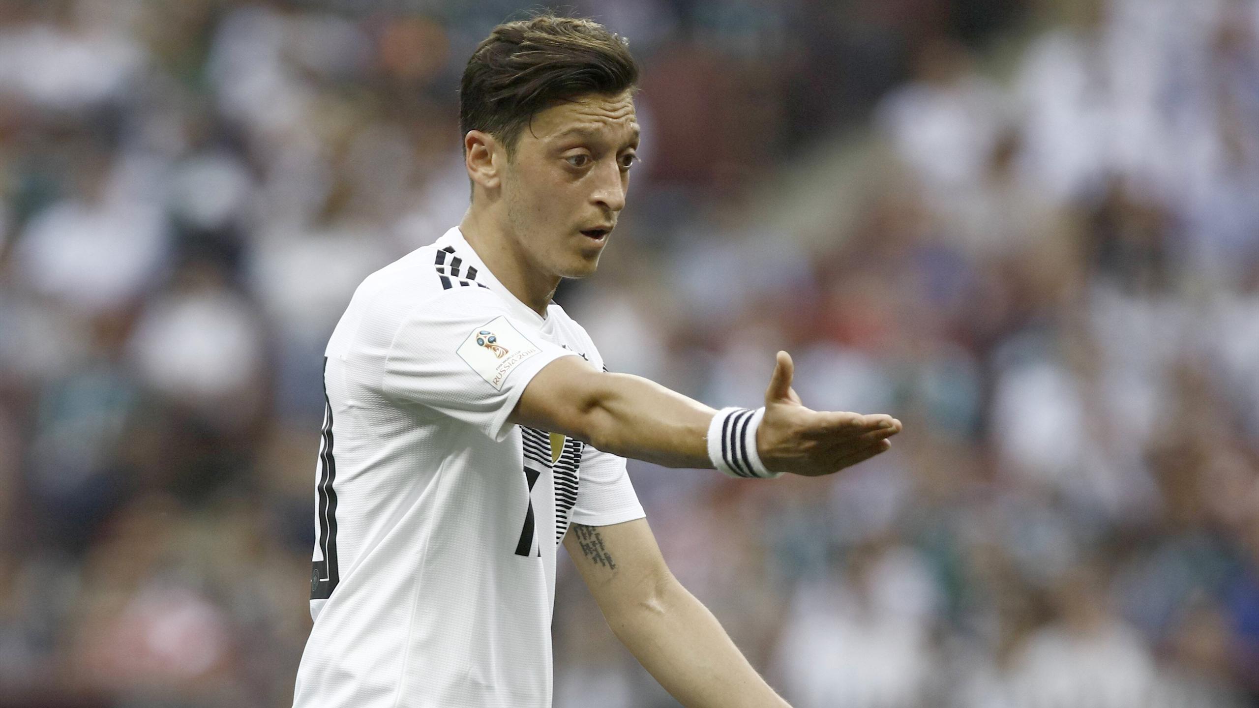 Özil remplaçant, une première depuis 2010 avec l'Allemagne - Eurosport