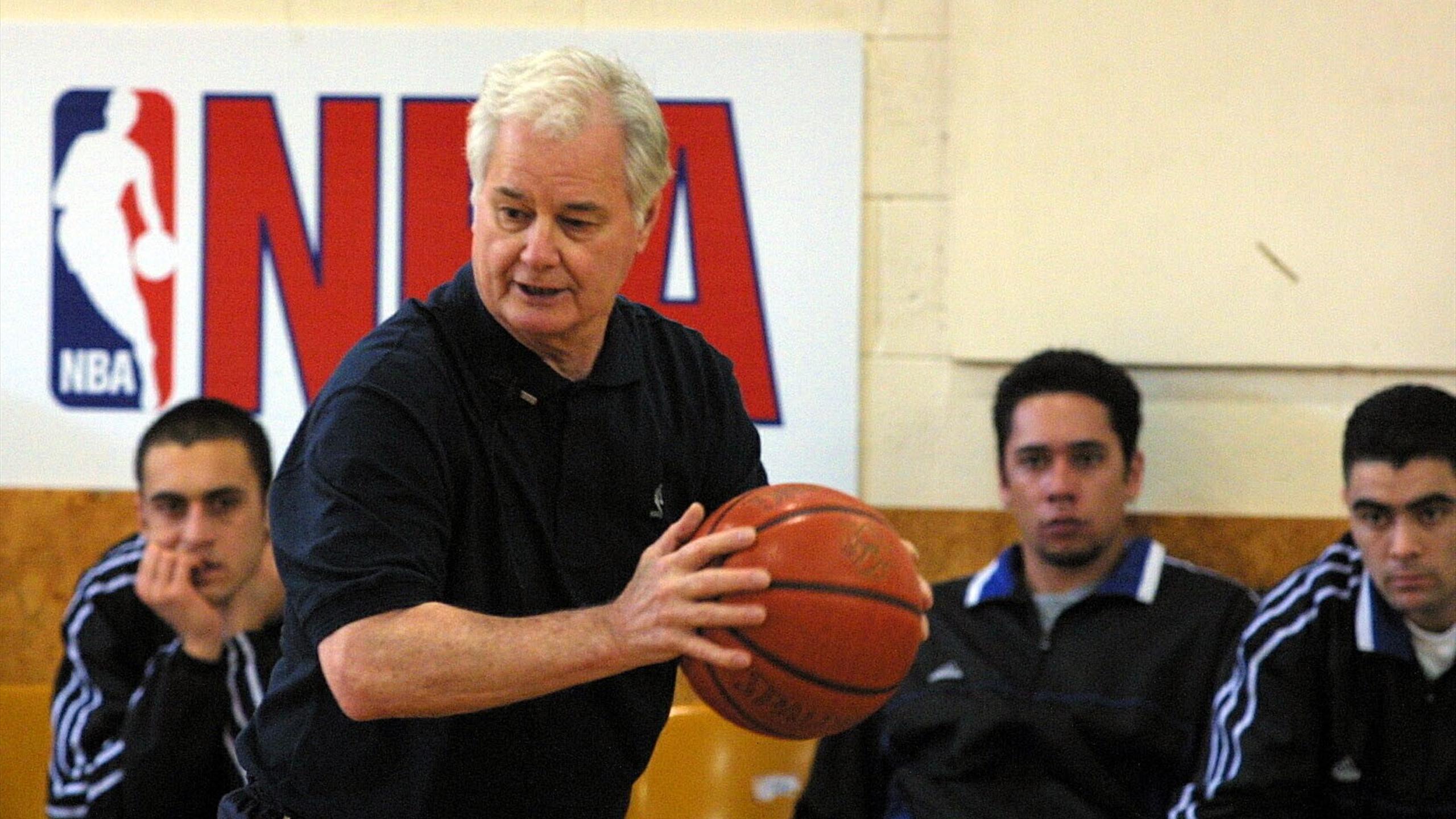 Décès de Tex Winter, ancien stratège des Bulls de Jordan - Eurosport