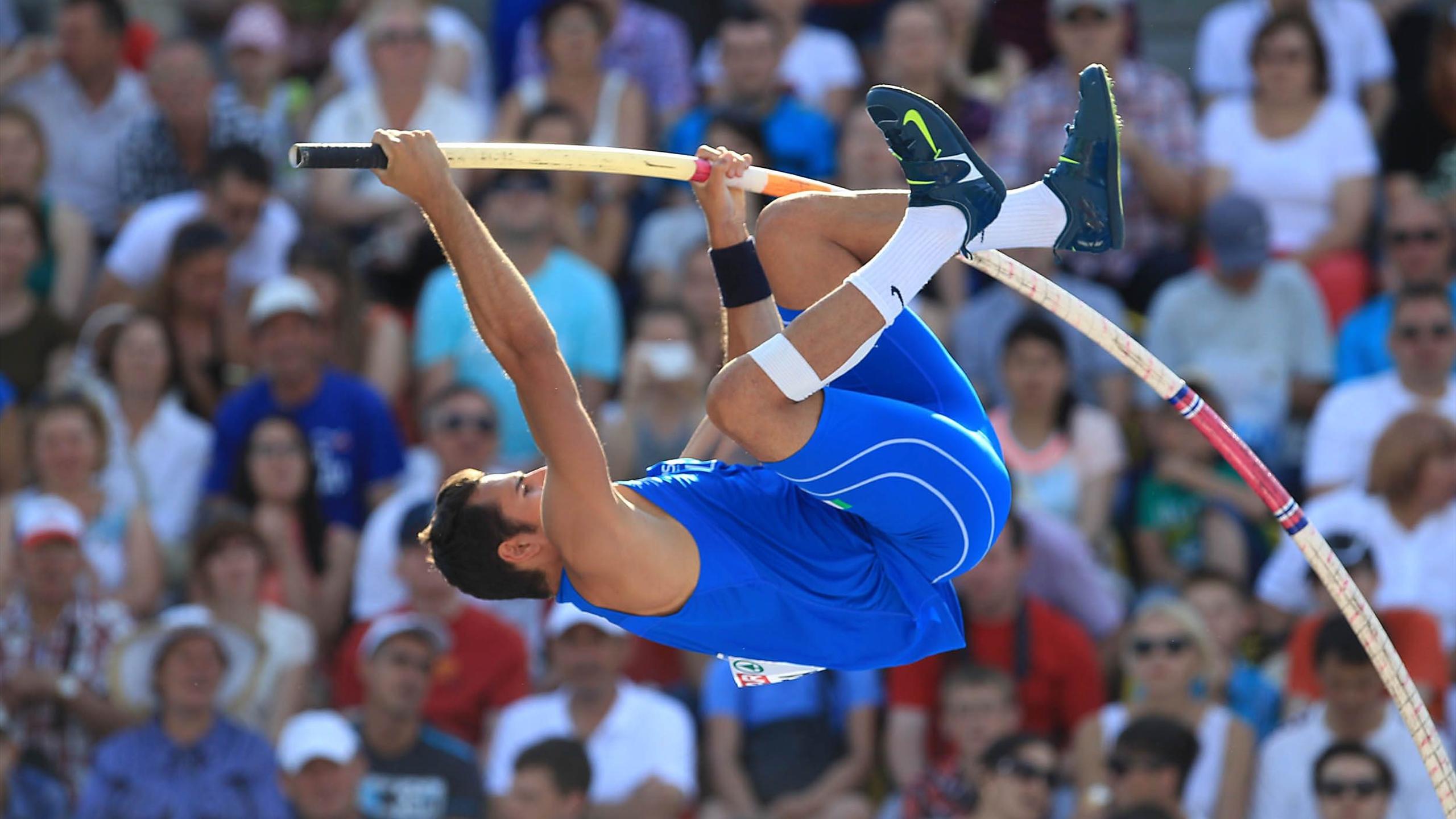 Claudio Stecchi salta 5.70 con l’asta! Secondo italiano di sempre al coperto - Eurosport
