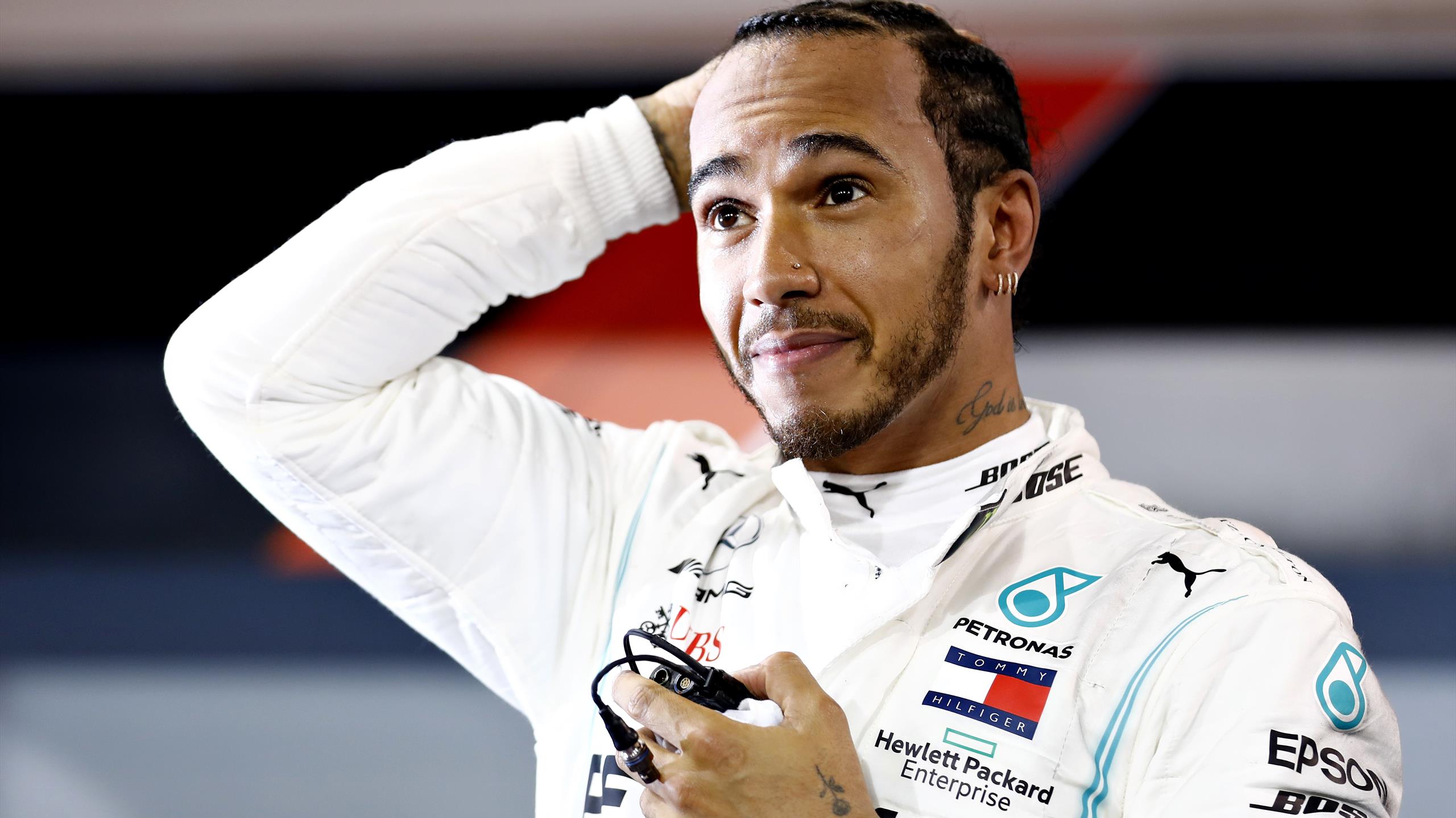 Lewis Hamilton: Tattoo zwischen Qualifying und Rennen beim GP China ...