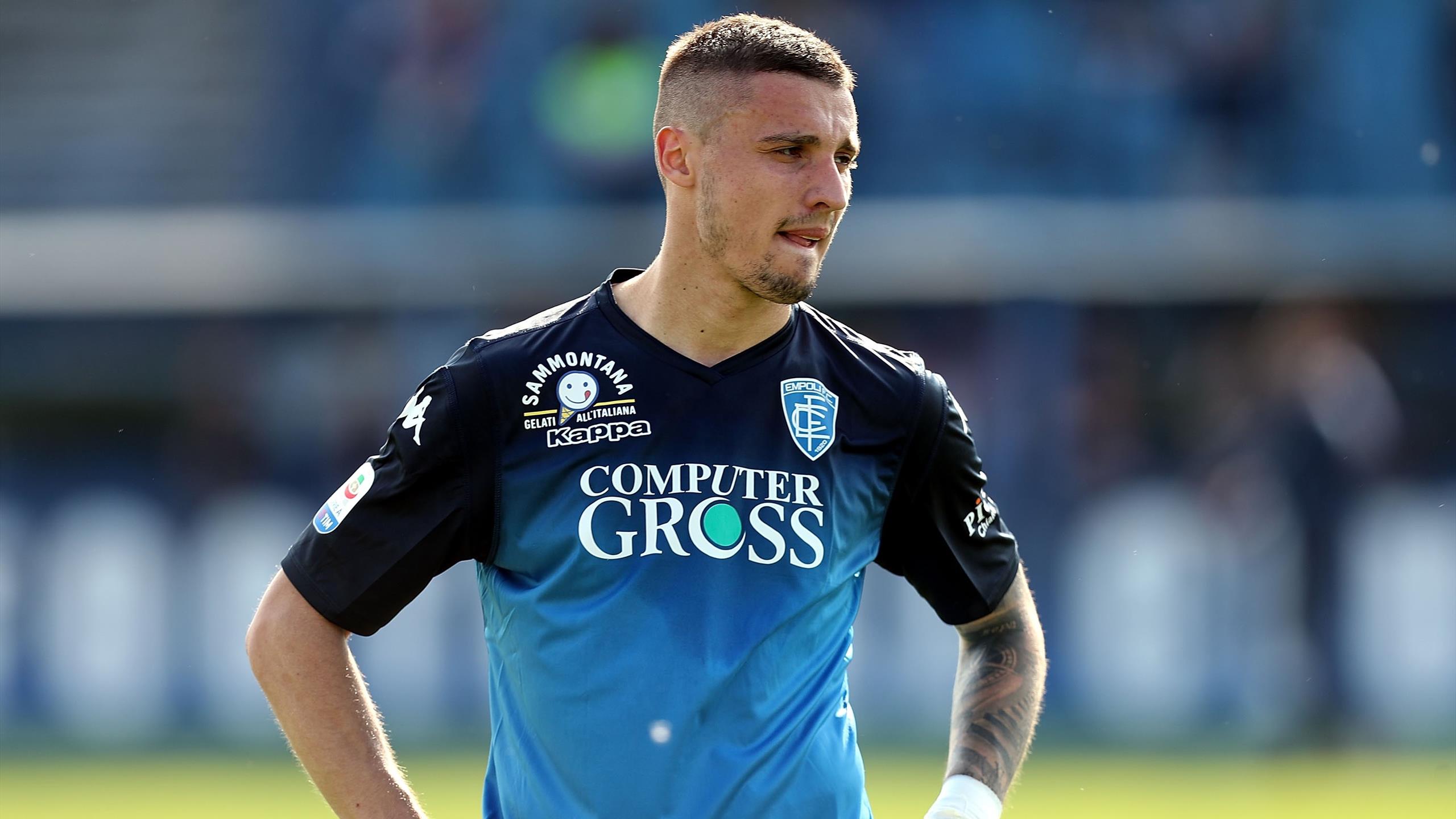 Ufficiale, il centrocampista Rade Krunic è un nuovo giocatore del Milan ...