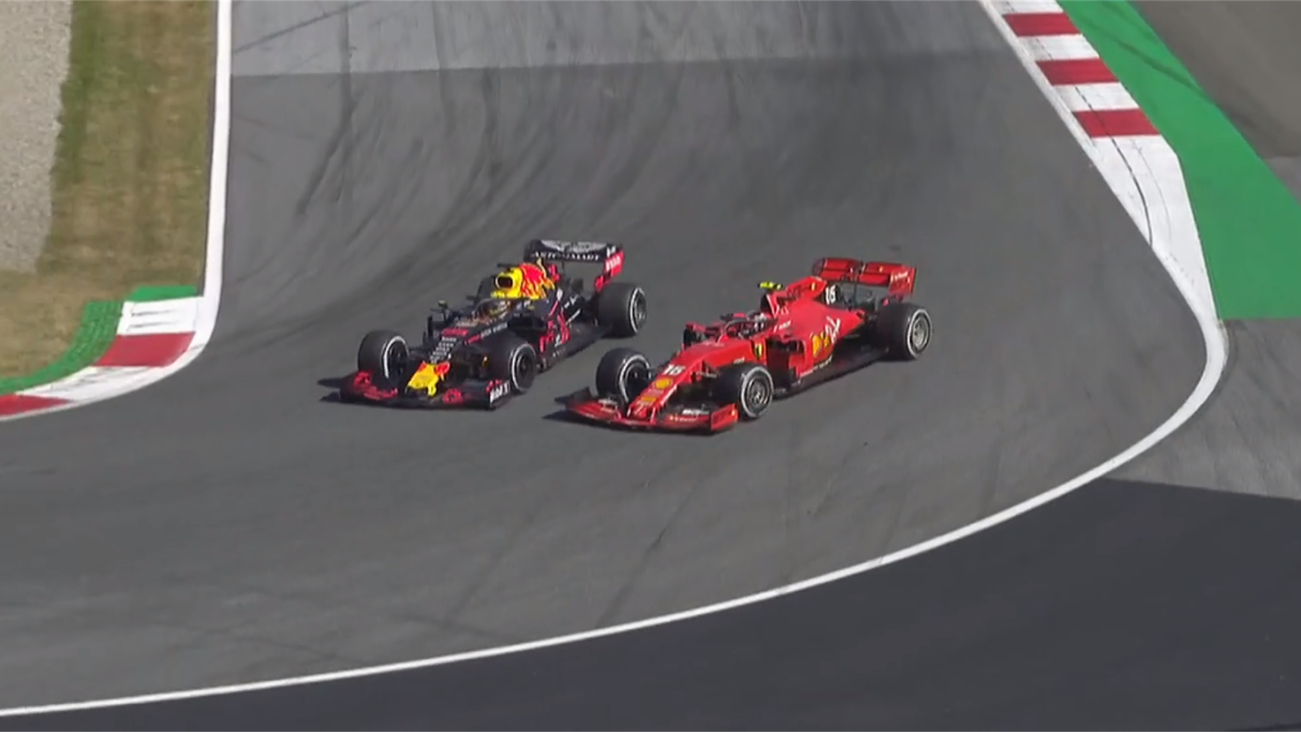 VIDEO - Après un tour au coude à coude, Verstappen a mangé Leclerc lors ...