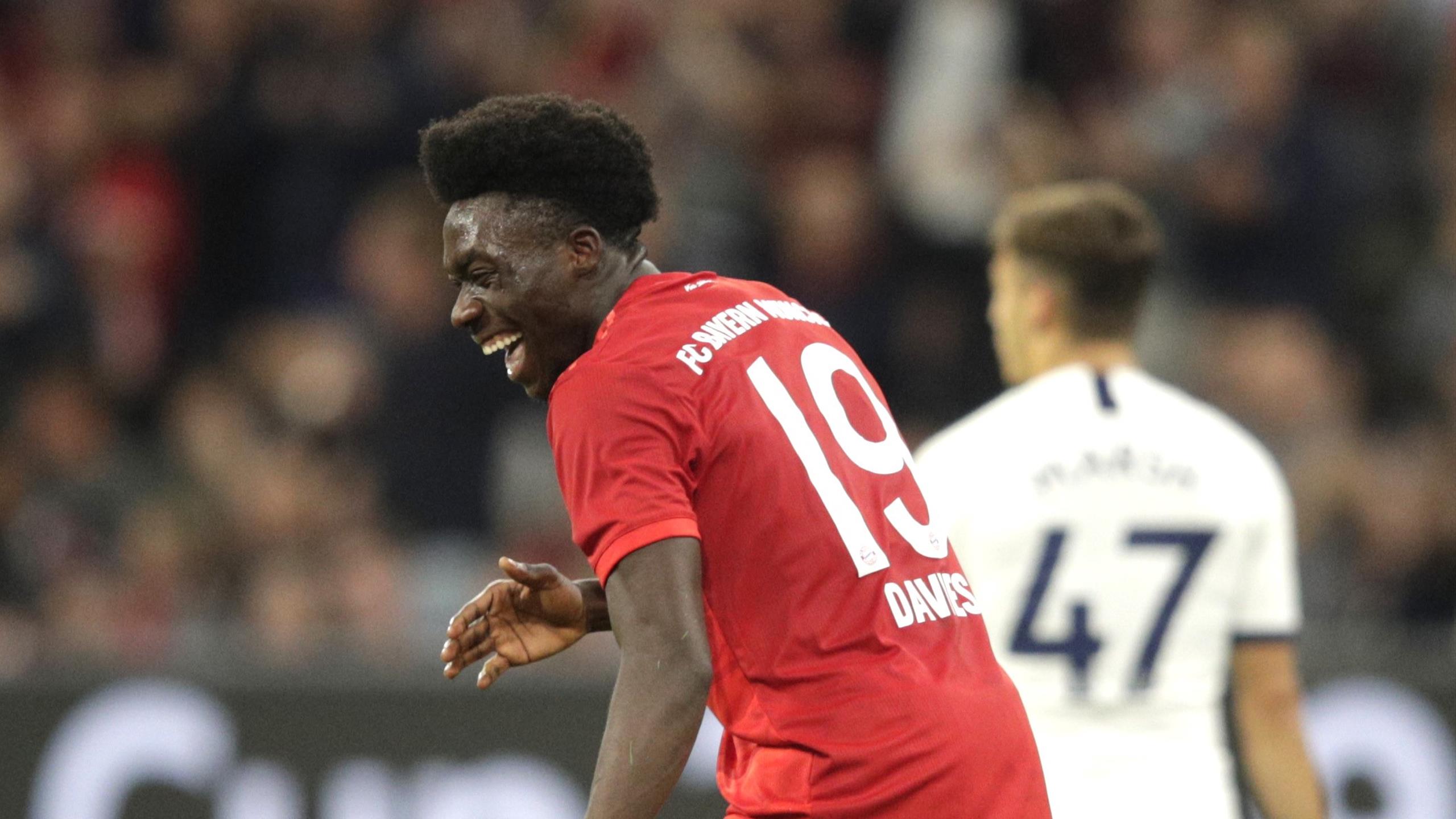 FC Bayern: Alphonso Davies singt zum Einstand Whitney Houston - Eurosport