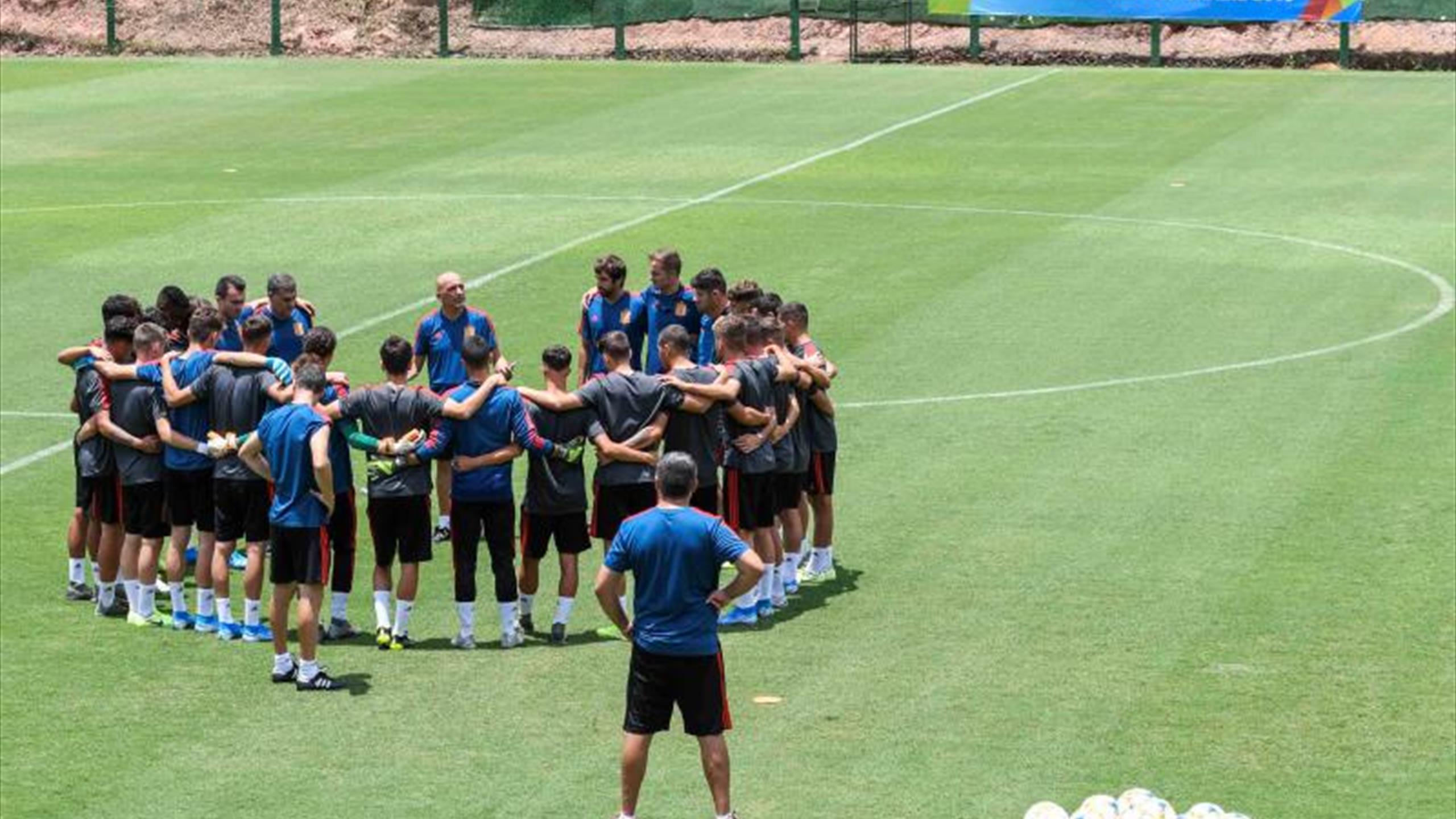 Álex Blesa sustituye al lesionado Yéremi Pino en el Mundial sub17 de ...