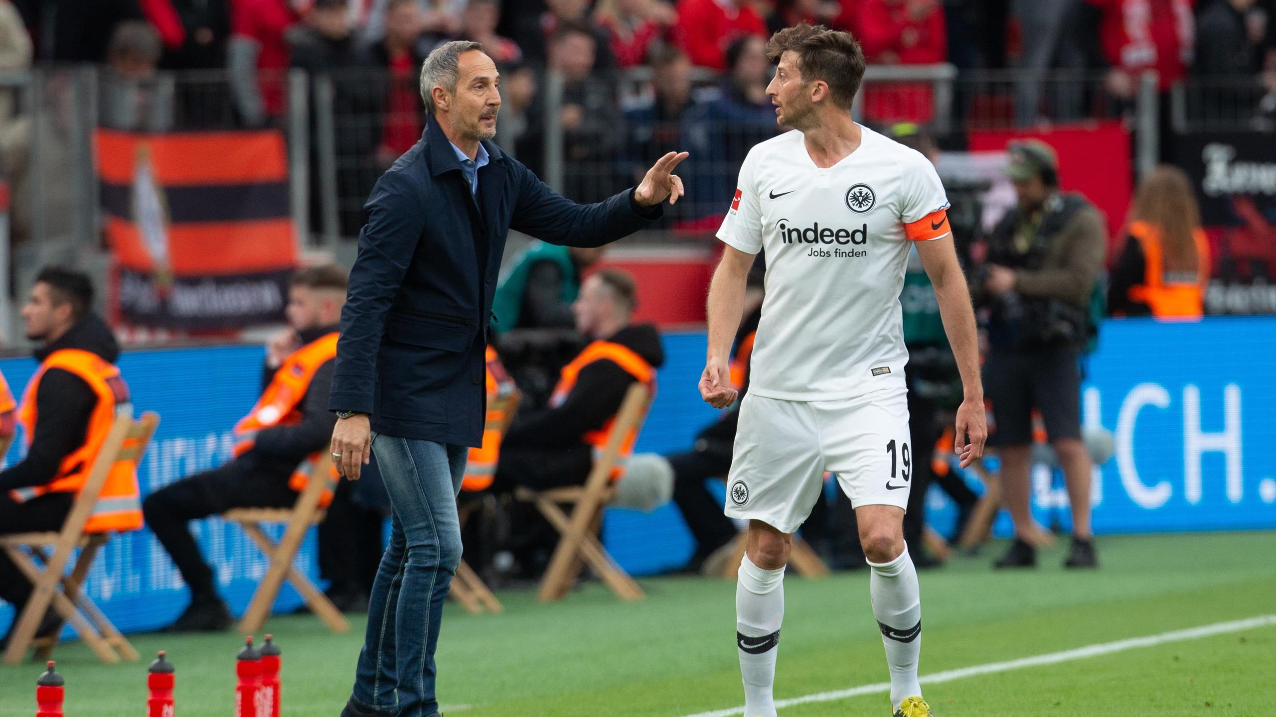 David Abraham bleibt nach Bodycheck an Streich Kapitän bei Eintracht ...