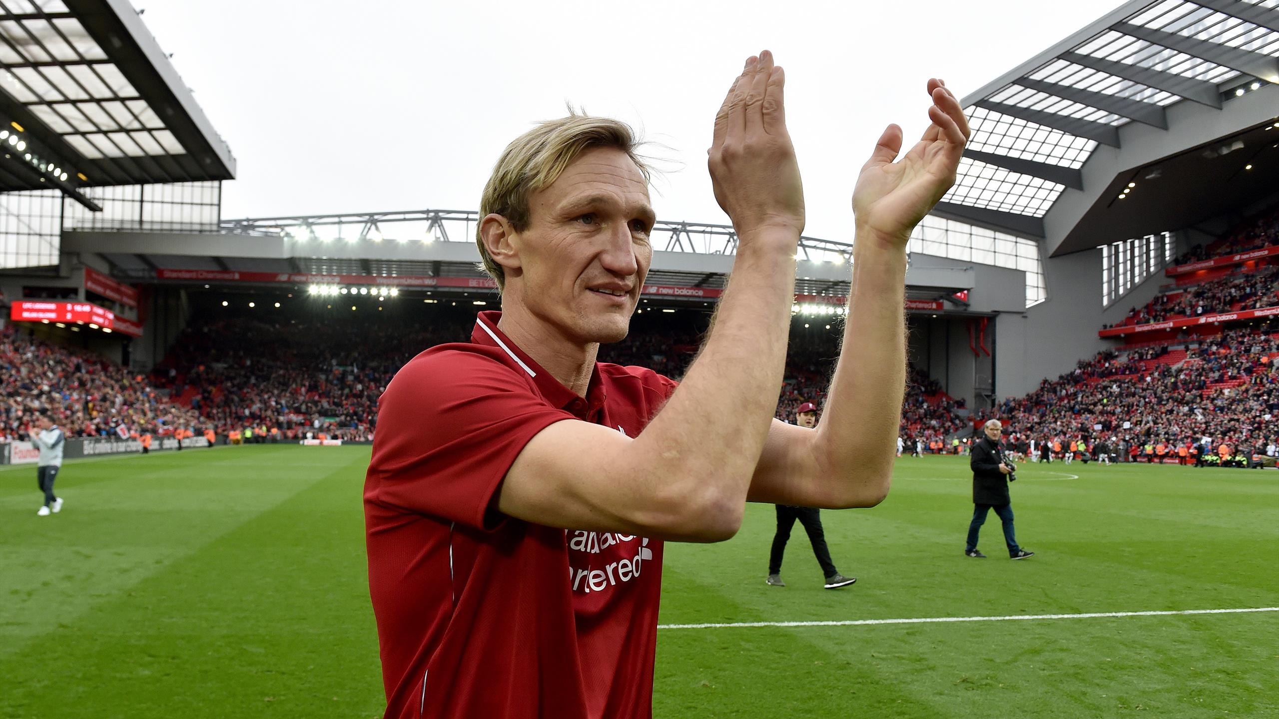 Liverpool-legende kan bli OBOS-trener - Eurosport