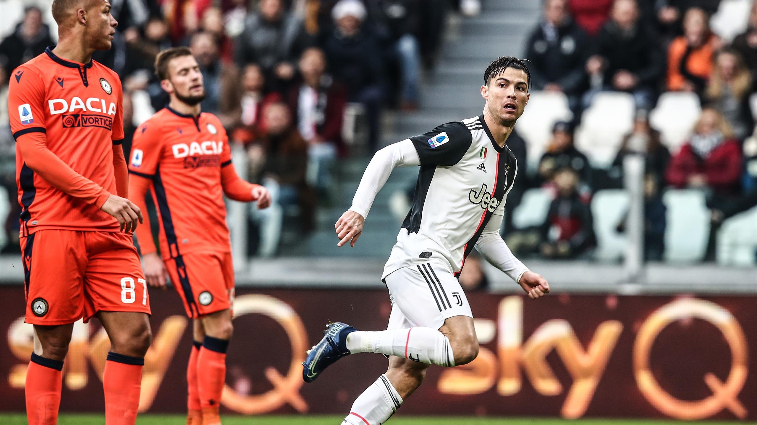 ronaldo-frappe-deux-fois-pour-guider-la-juve-eurosport