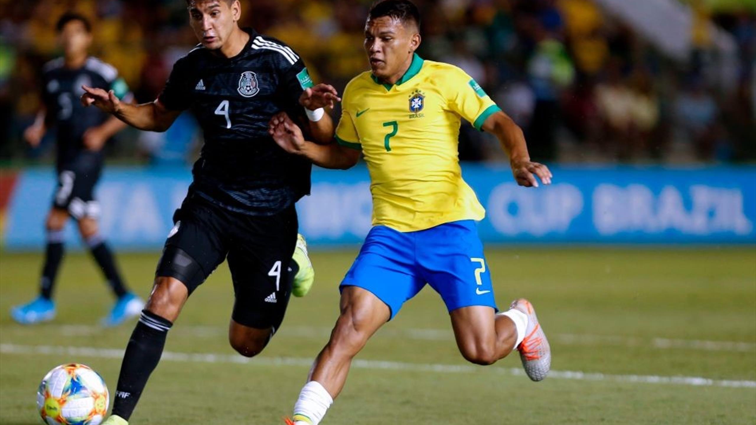 Cinci jucători brazilieni care vor marca fotbalul mondial (II) - Eurosport