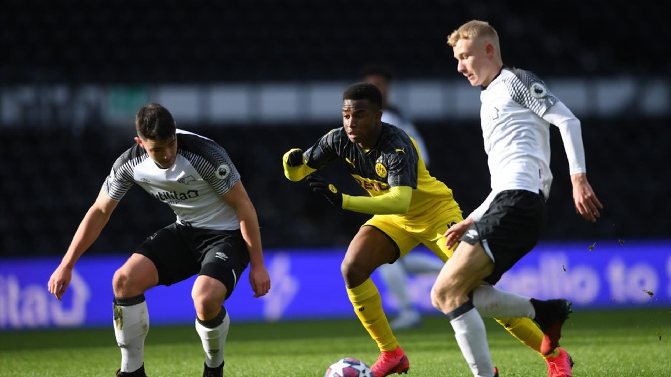 BVB: Borussia Dortmunds U19 verpasst das Achtelfinale gegen Derby ...