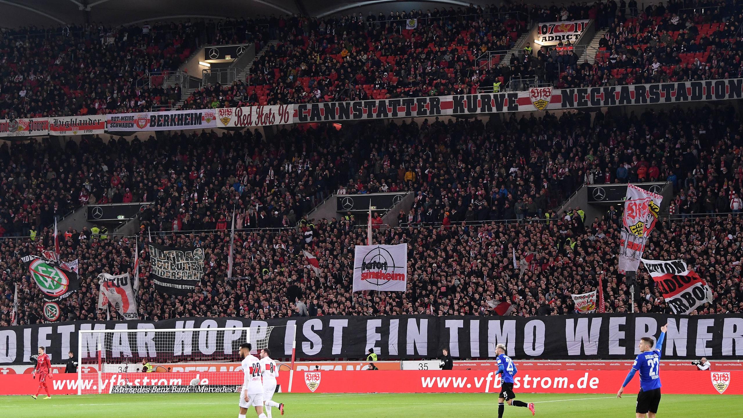VfB Stuttgart: Schmähungen und Fanproteste gegen Dietmar Hopp und Timo ...