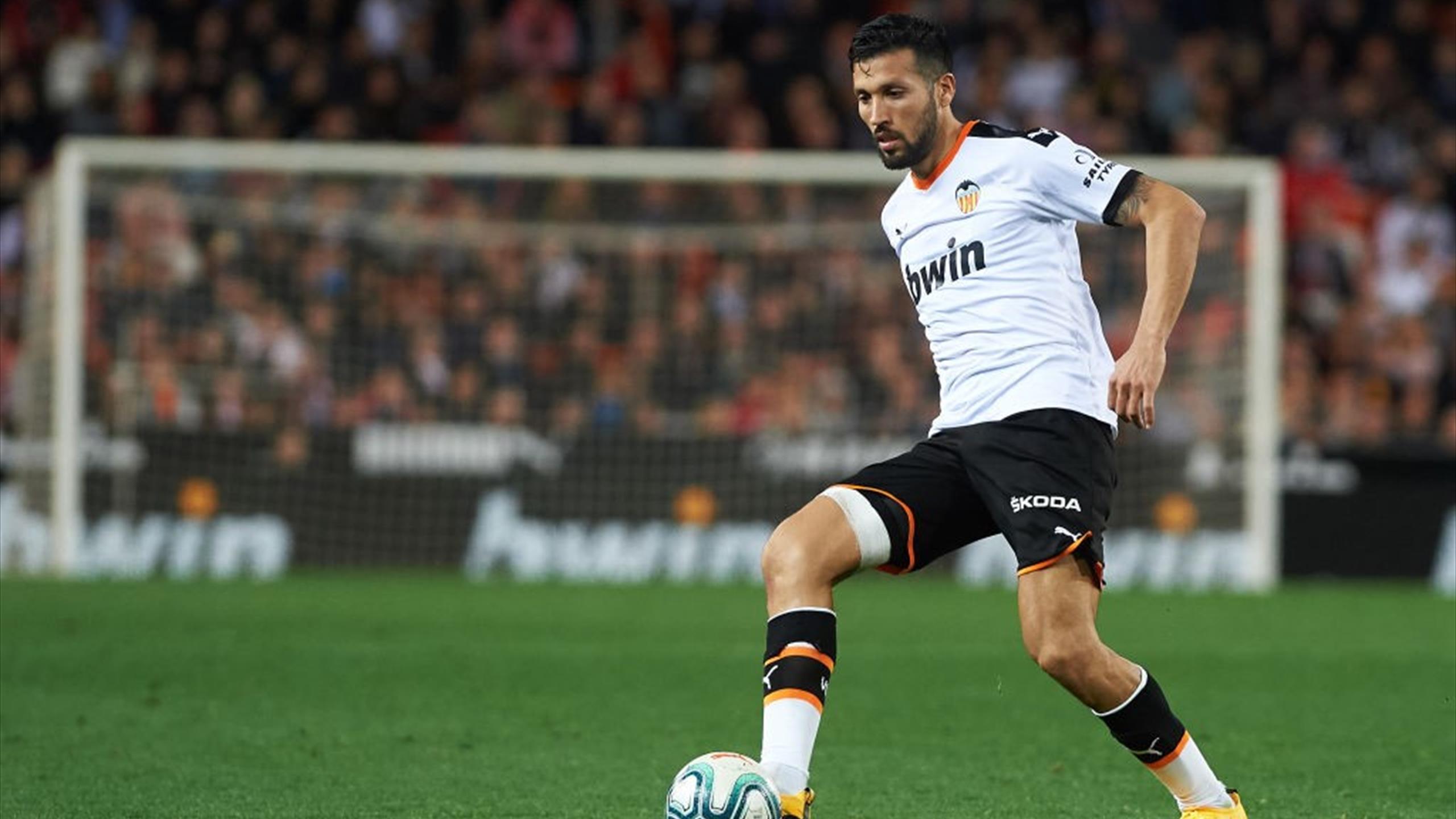 Ezequiel Garay se convierte en el primer positivo de coronavirus de la ...