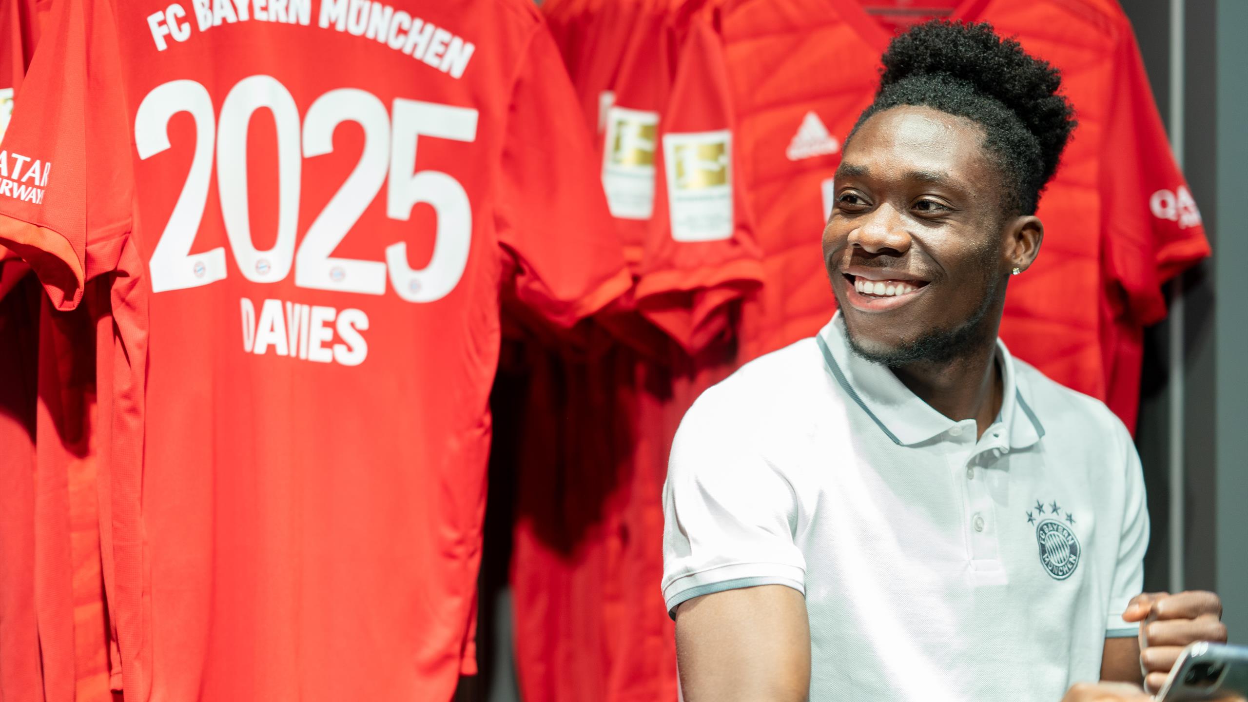FC Bayern München | Warum Alphonso Davies auch charakterlich ein Gewinn ...