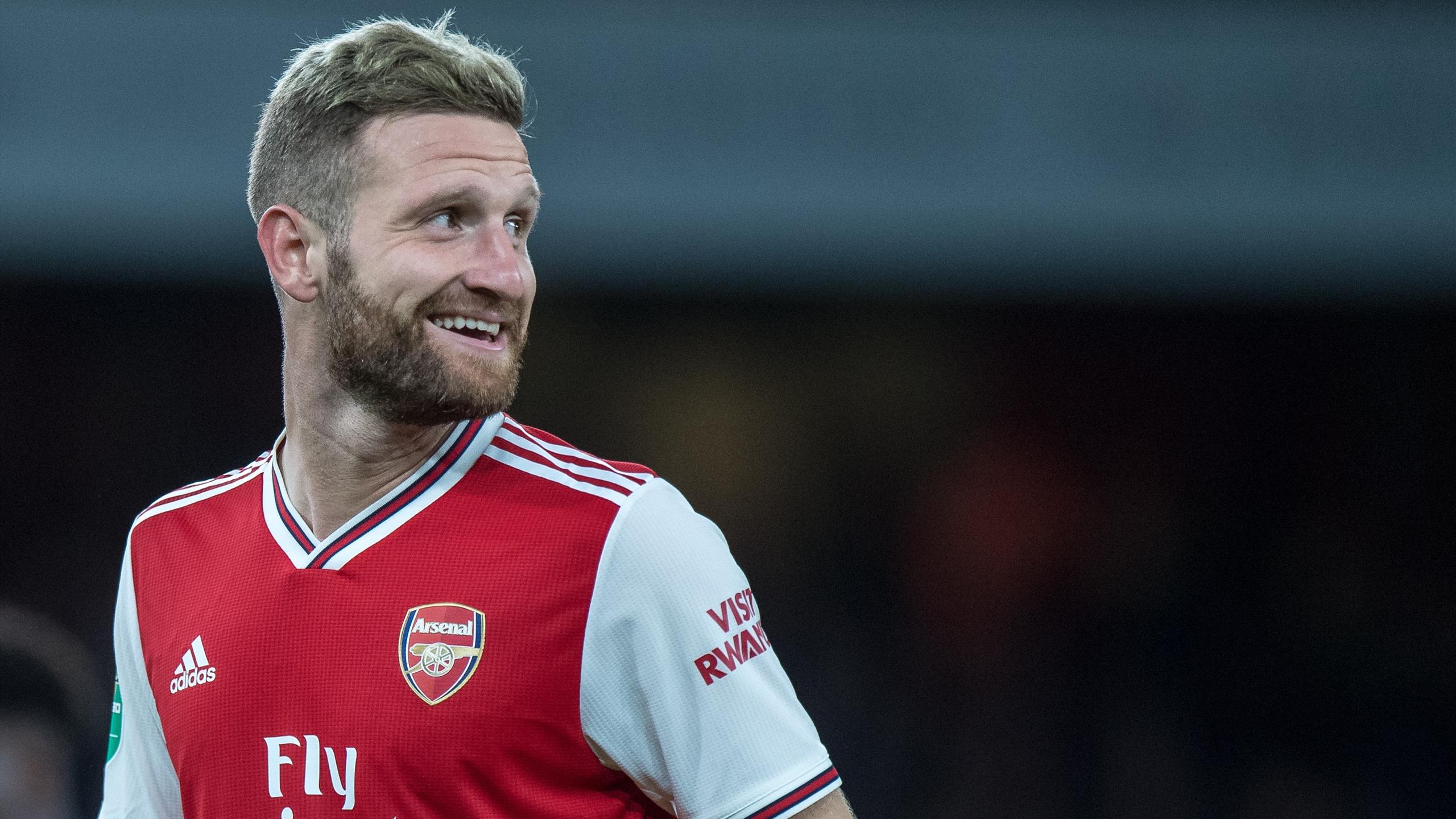 Weltmeister Shkodran Mustafi im Spielzeugauto unterwegs - Eurosport