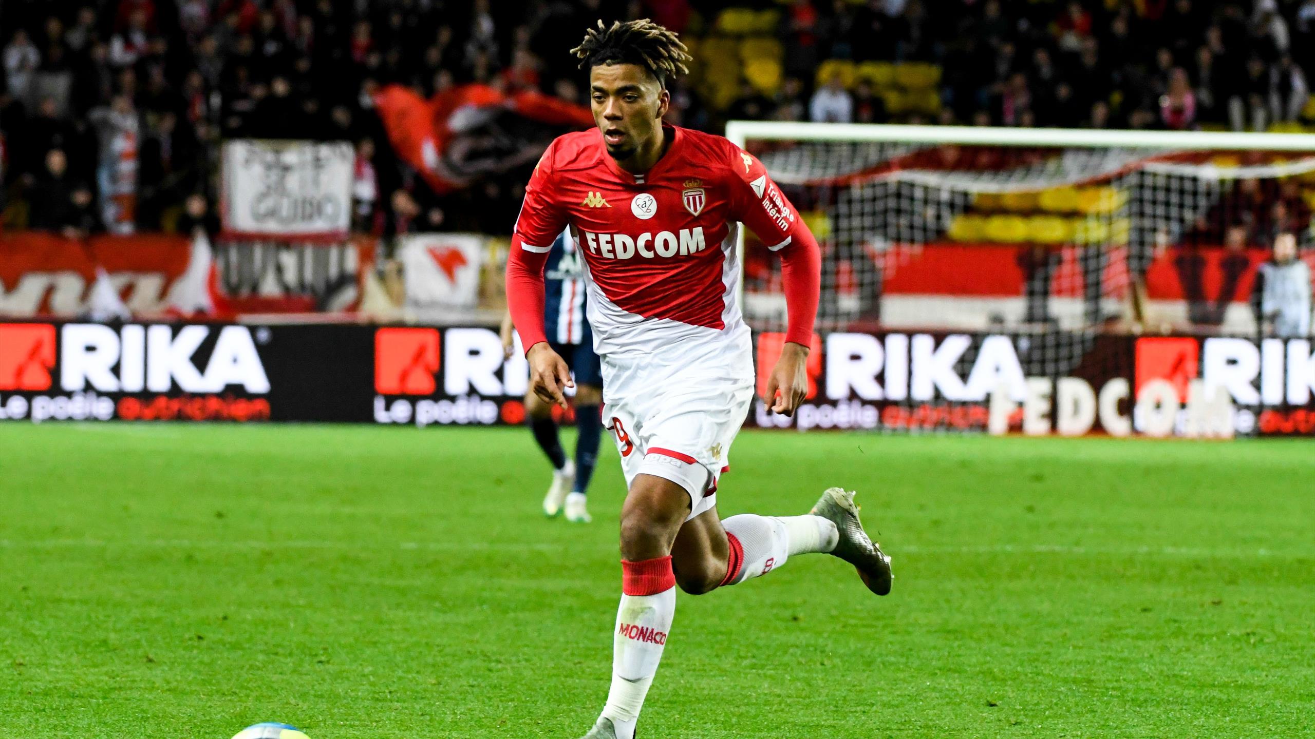 Fix: RB Leipzig verpflichtet Benjamin Henrichs - Eurosport