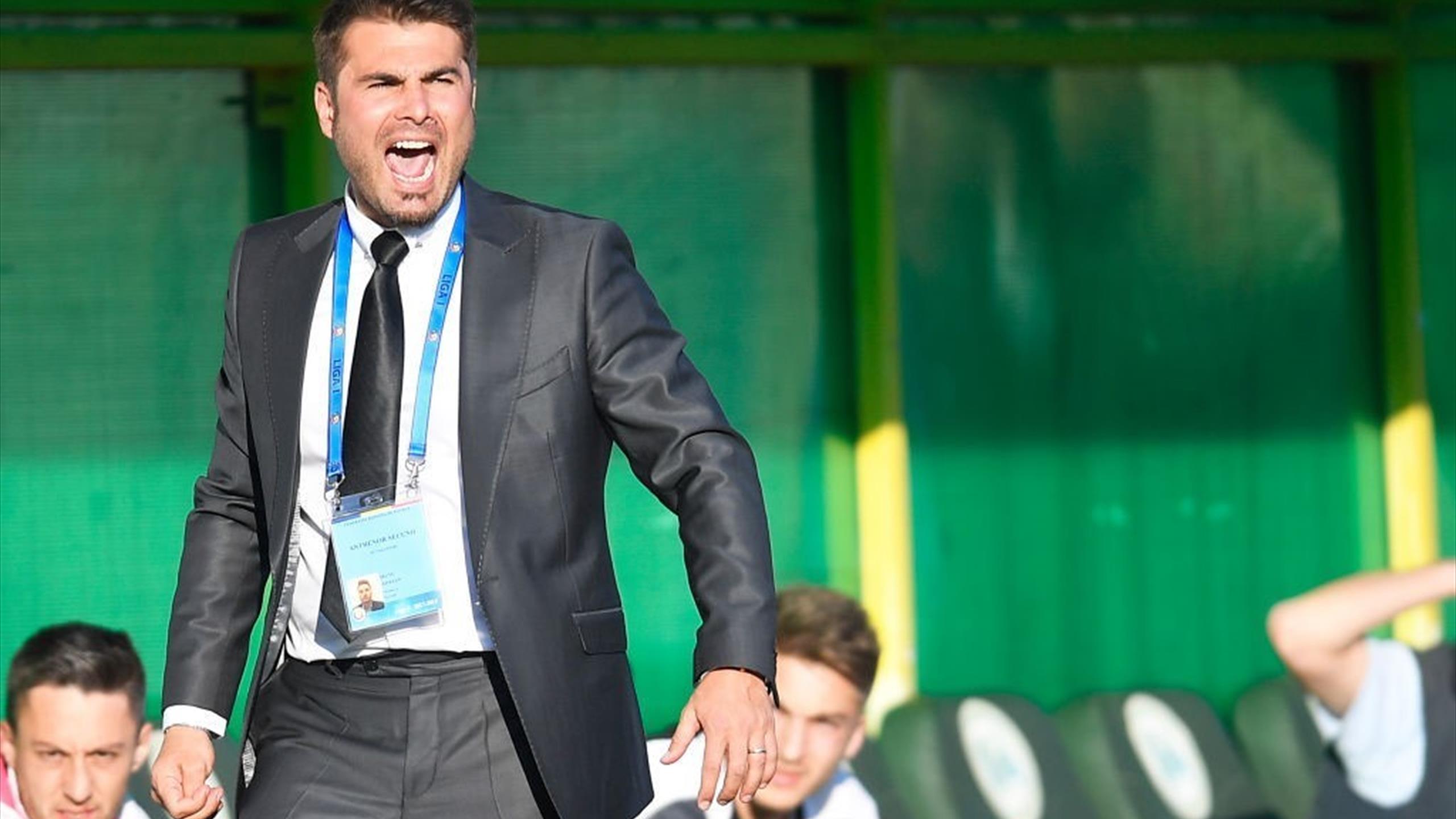 România la Euro 2021. Ce i-a transmis Mutu lui Andrei Ciobanu chiar ...