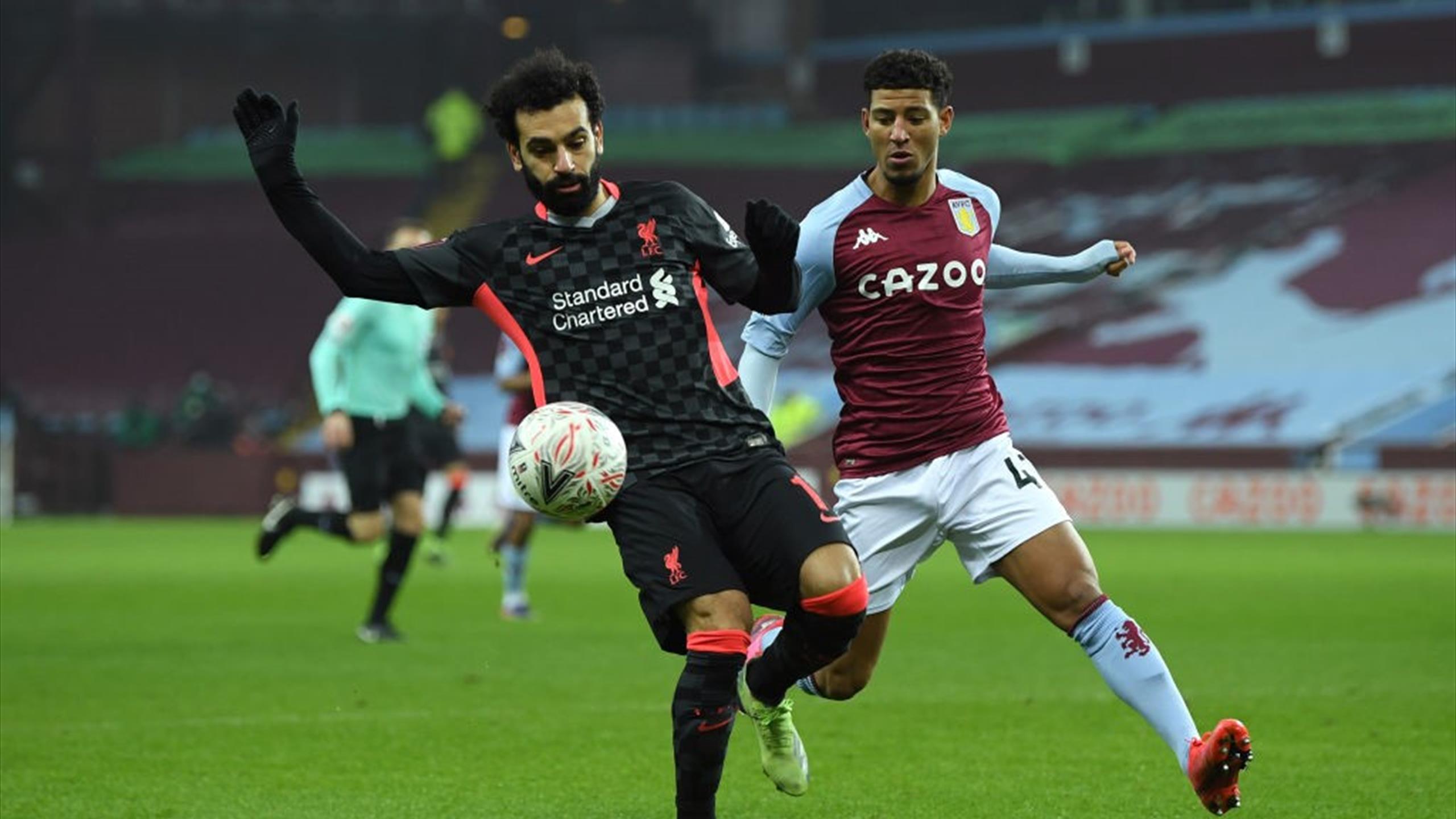 Aston Villa - Liverpool 1-4. Copiii lui Mark Delaney au fost la ...