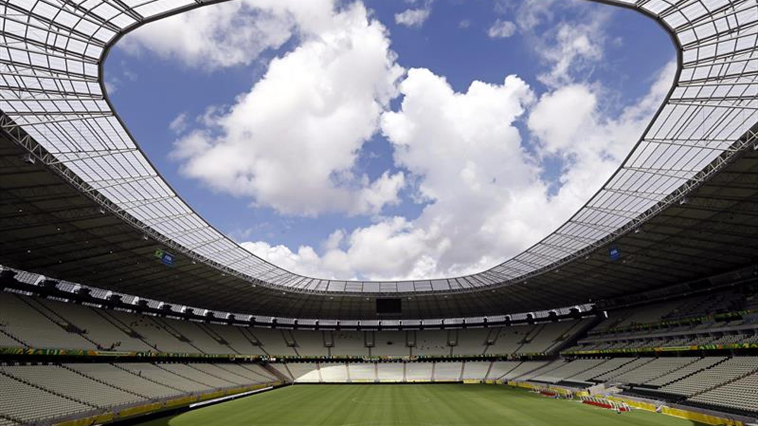 Un incendio destruye cabinas en el estadio de Fortaleza, sede del ...