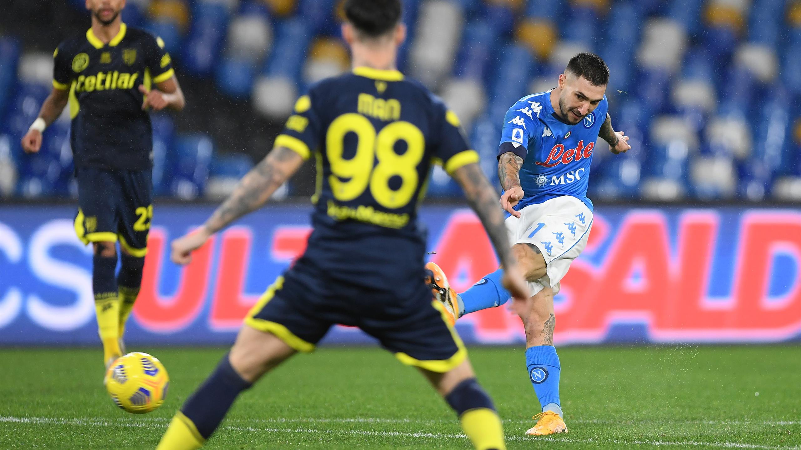 Dennis Man a debutat pentru Parma, în duelul cu Napoli - Eurosport