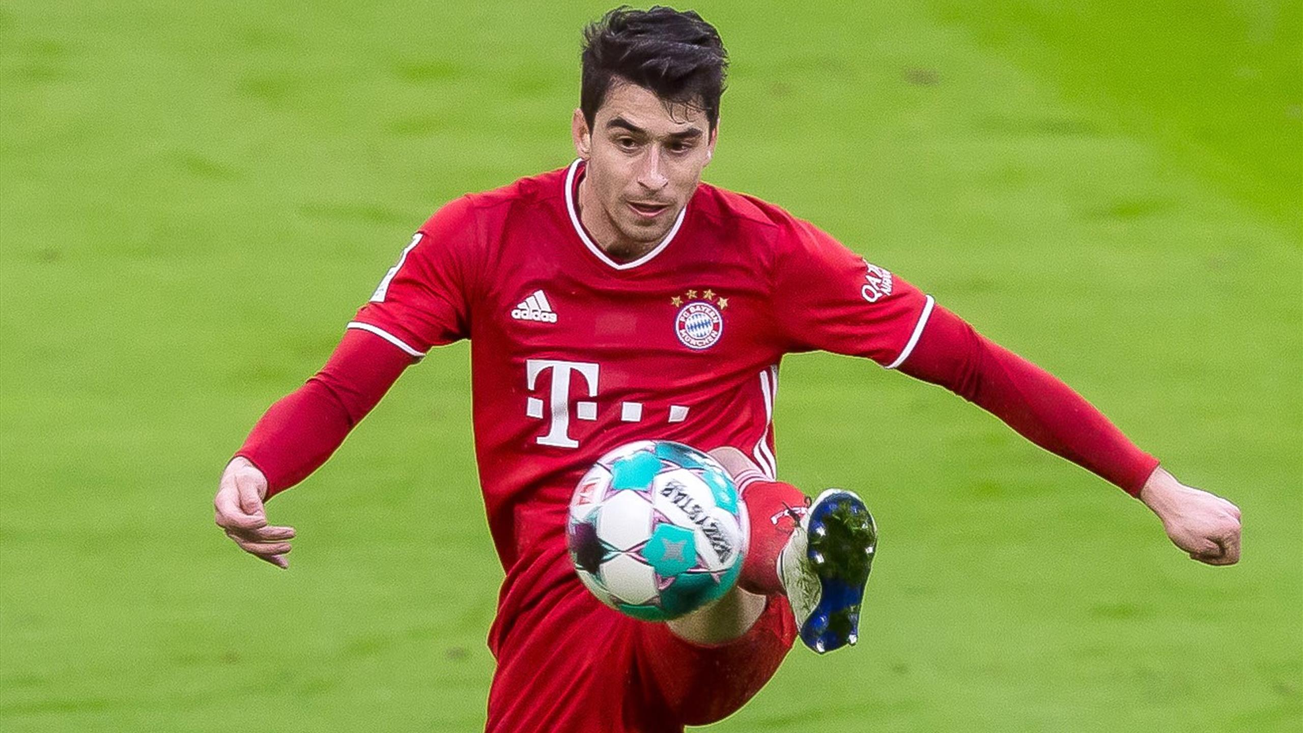 Marc Roca erhält beim FC Bayern nach vielen Ausfällen plötzlich eine ...